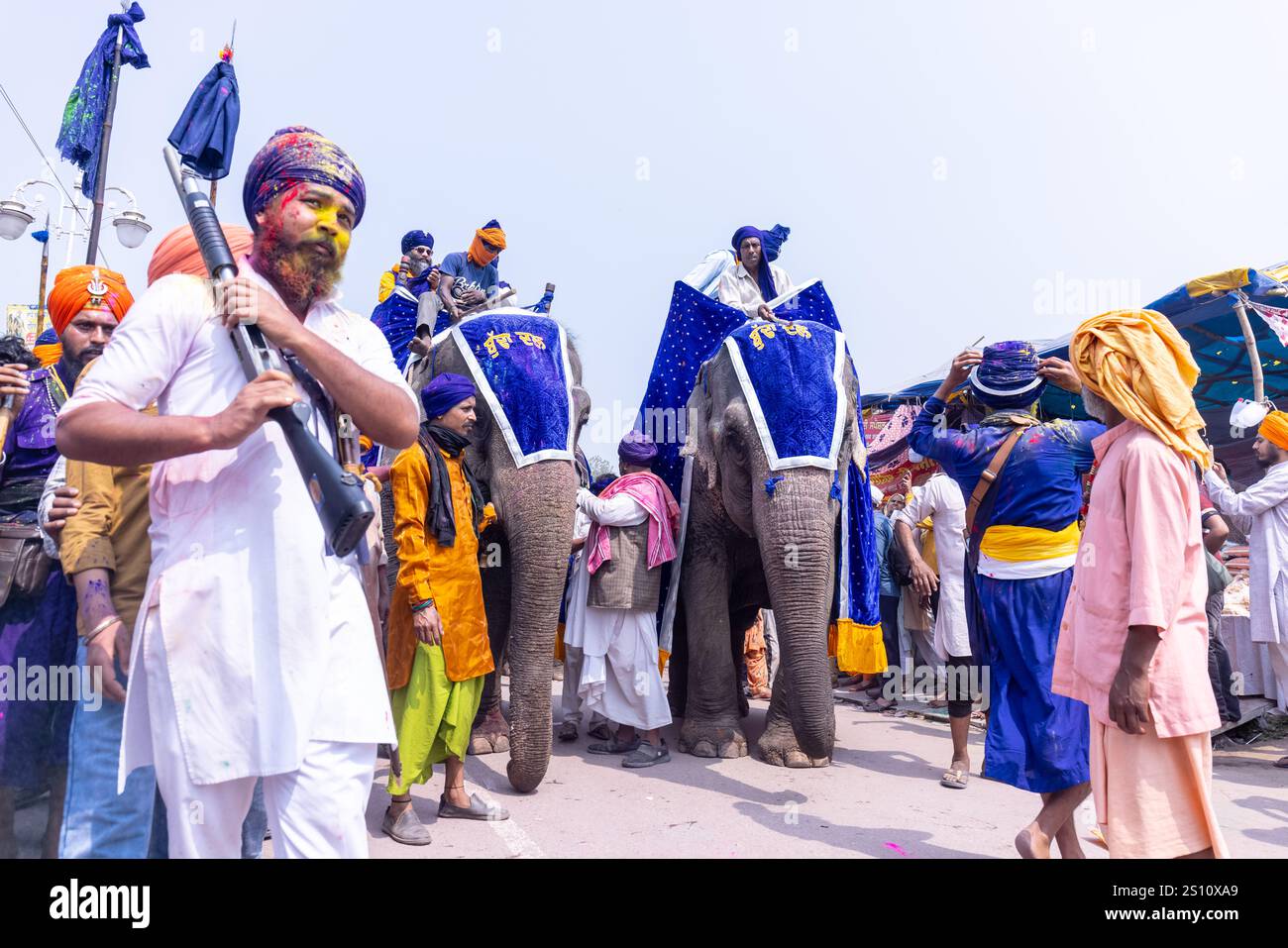 Group of sikh people (Nihang Sardar) during the celebration of Hola ...