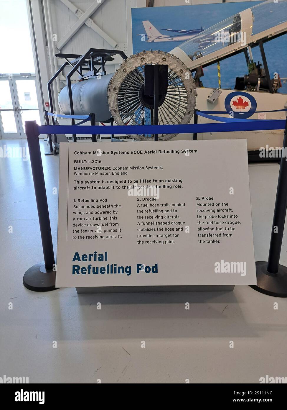 Aerial refueling hi-res stock photography and images - Alamy