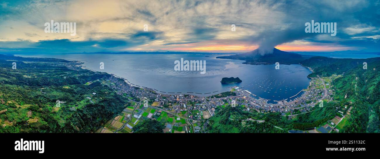 Sakurajima vulkan hi-res stock photography and images - Alamy