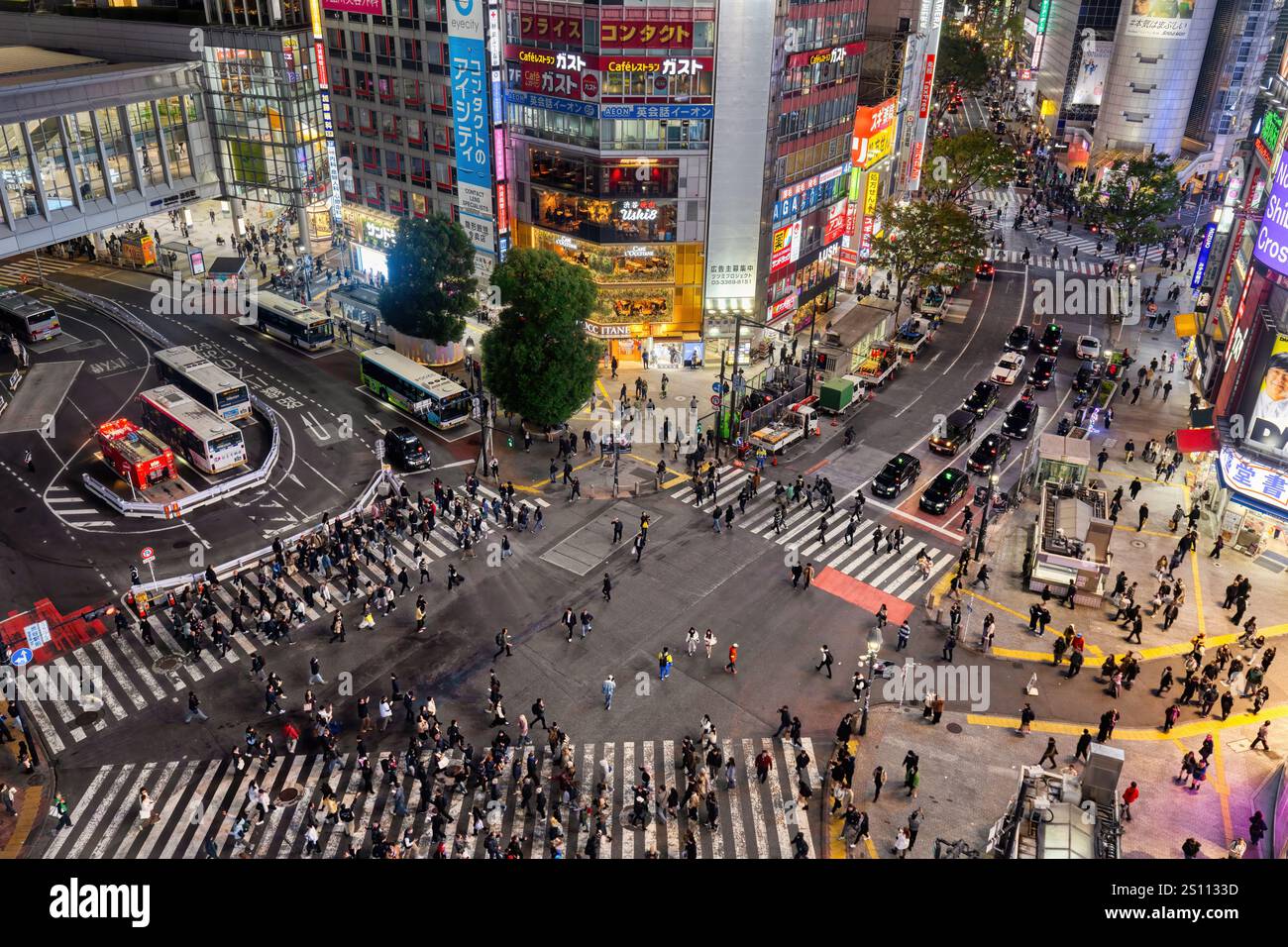 Tokio, Japan. - 1.November 2024: View of Shibuya Crossing, one of the ...
