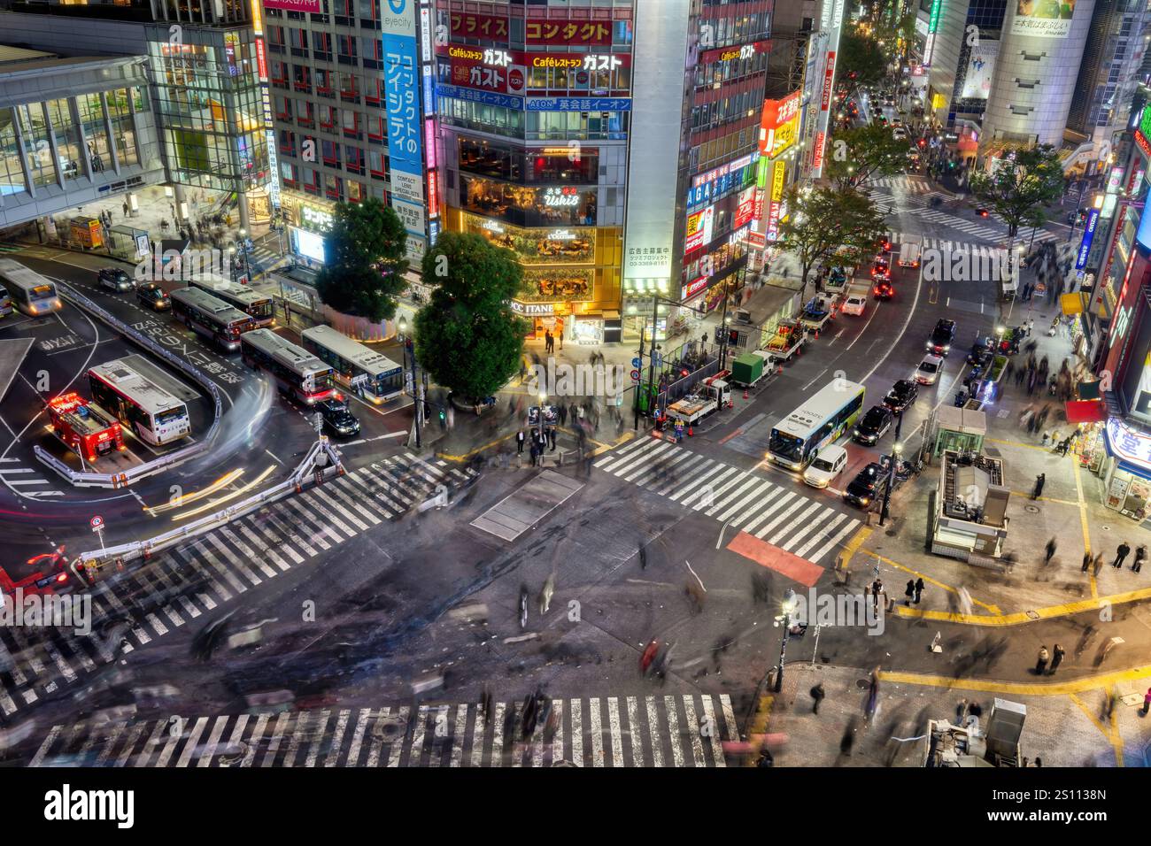 Aerial view crossing famous shibuya hi-res stock photography and images ...