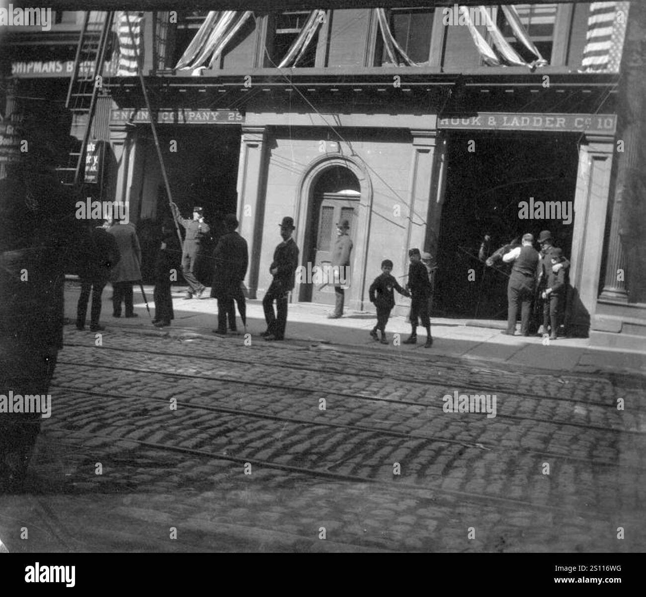 Engine Co. 25 and Hook and Ladder Co. 10, date unknown Stock Photo - Alamy