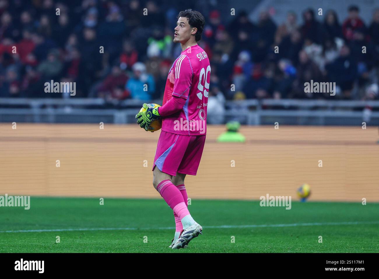 Milan, Italien. 29th Dec, 2024. Mile Svilar of AS Roma seen in action ...