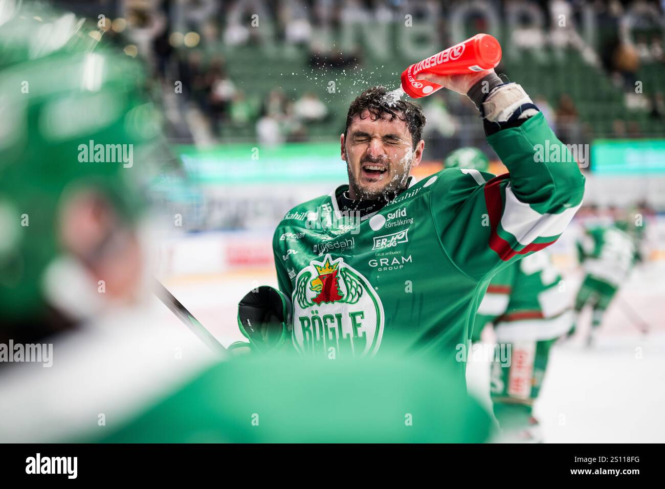 241230 Rögles Brady Ferguson inför ishockeymatchen i SHL mellan Rögle ...