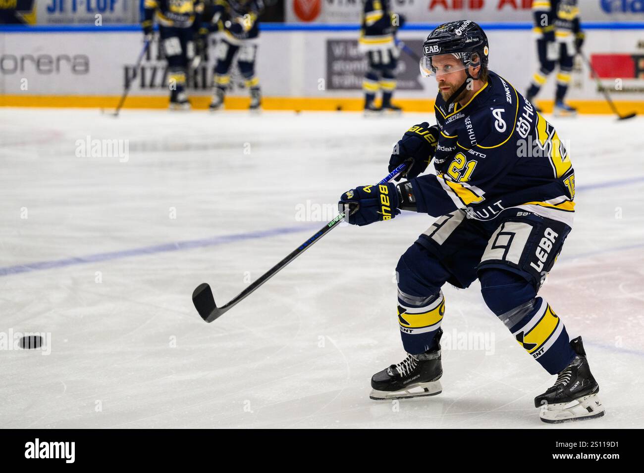 241230 HV71s Mattias Tedenby inför ishockeymatchen i SHL mellan HV71 och Skellefteå den 30 ...