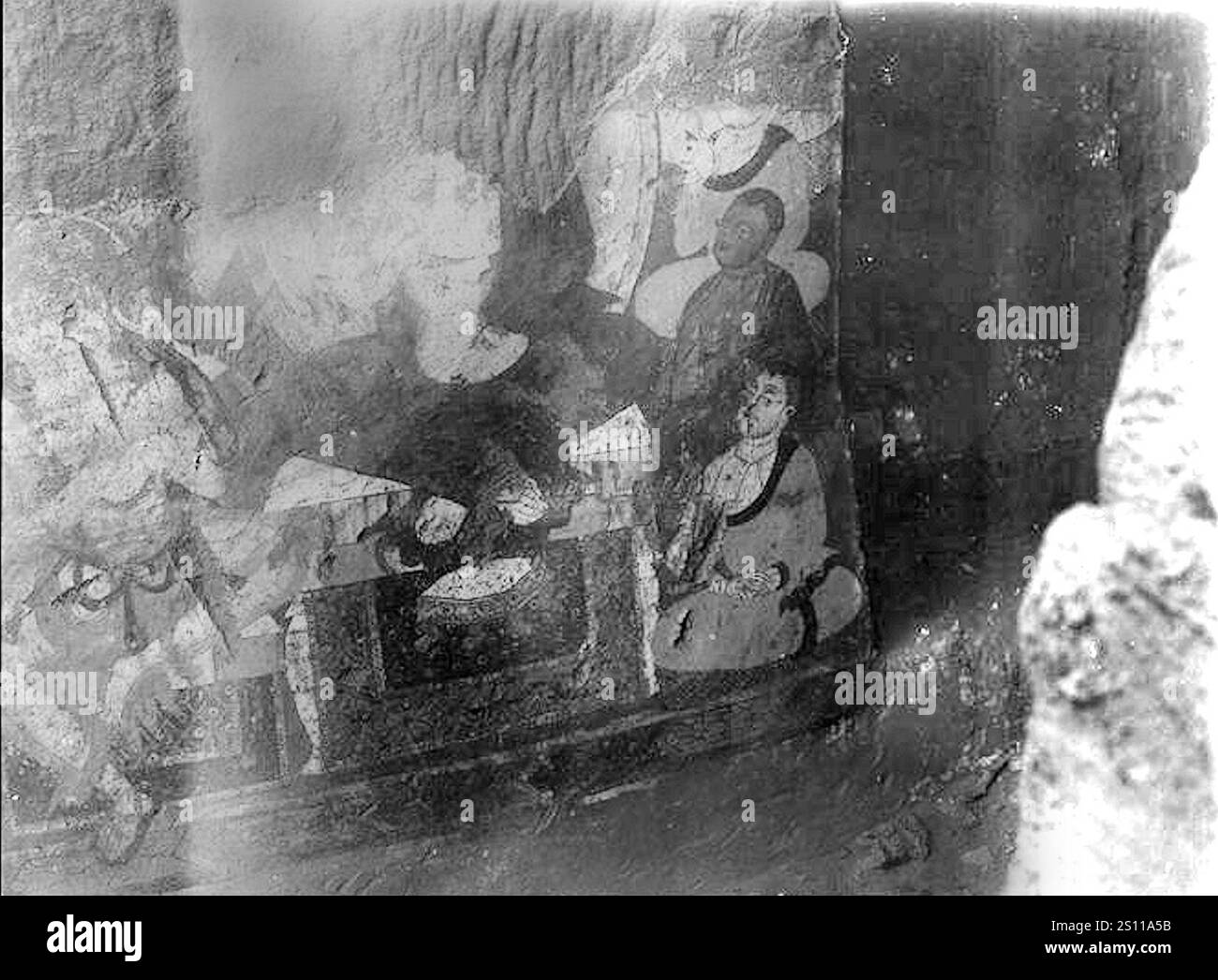 Entrance of the left corridor, Cave 77 Stock Photo - Alamy
