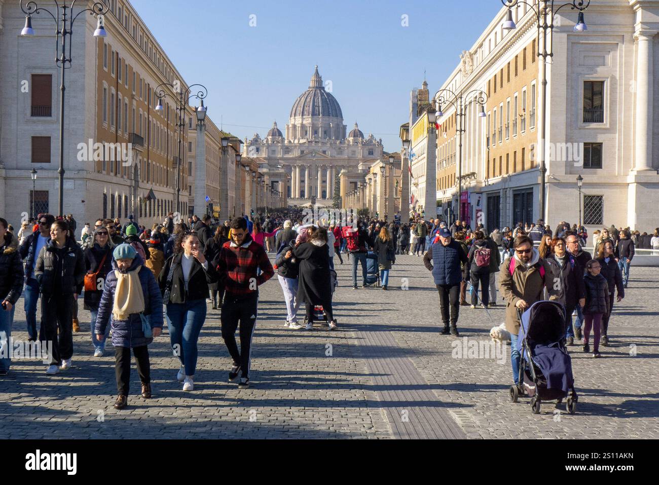 Italy, Rome, December 30, 2024 : Jubilee 2025, pilgrims and tourists ...