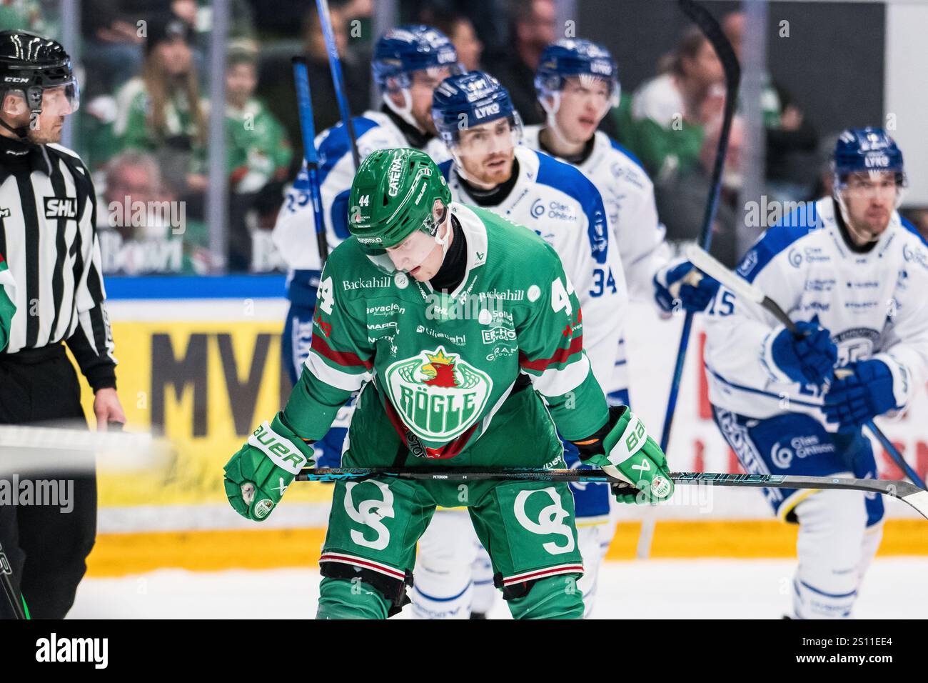 241230 Rögles Jacob Peterson deppar efter 0-1 under ishockeymatchen i SHL mellan Rögle och ...