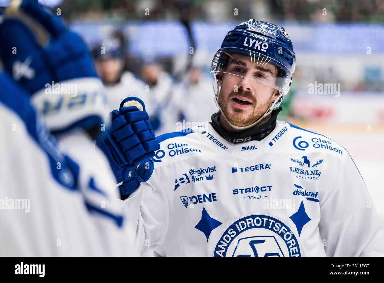 241230 Leksands Matt Caito jublar efter 0-1 under ishockeymatchen i SHL mellan Rögle och Leksand ...