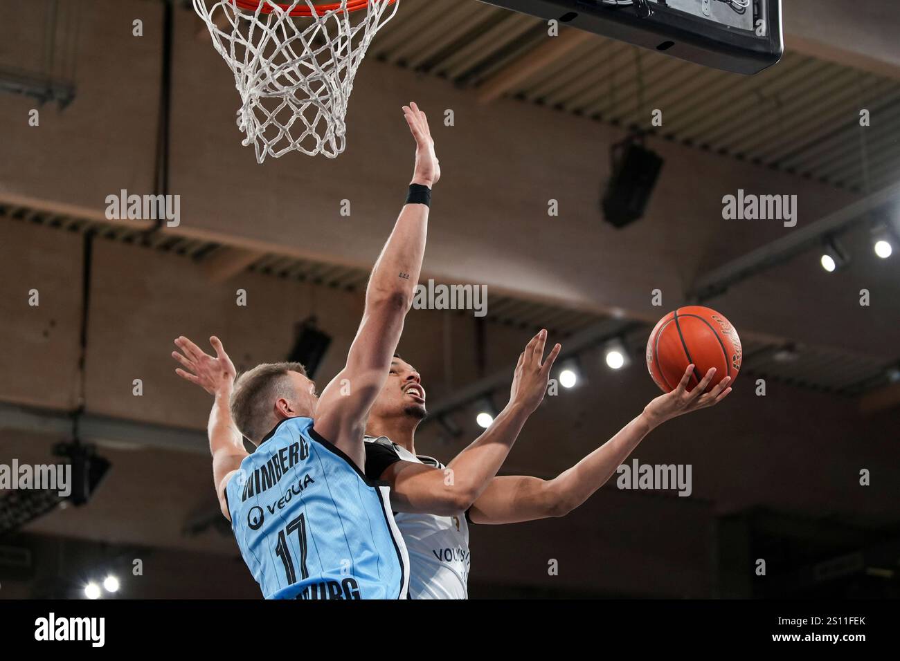 Hamburg, Deutschland. 30th Dec, 2024. Tre Mitchell (Basketball Loewen Braunschweig, #03) beim ...