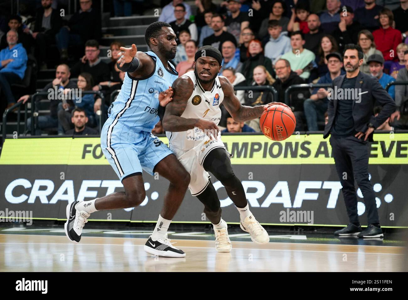Hamburg, Deutschland. 30th Dec, 2024. TJ Crockett (Basketball Loewen Braunschweig, #01) im ...