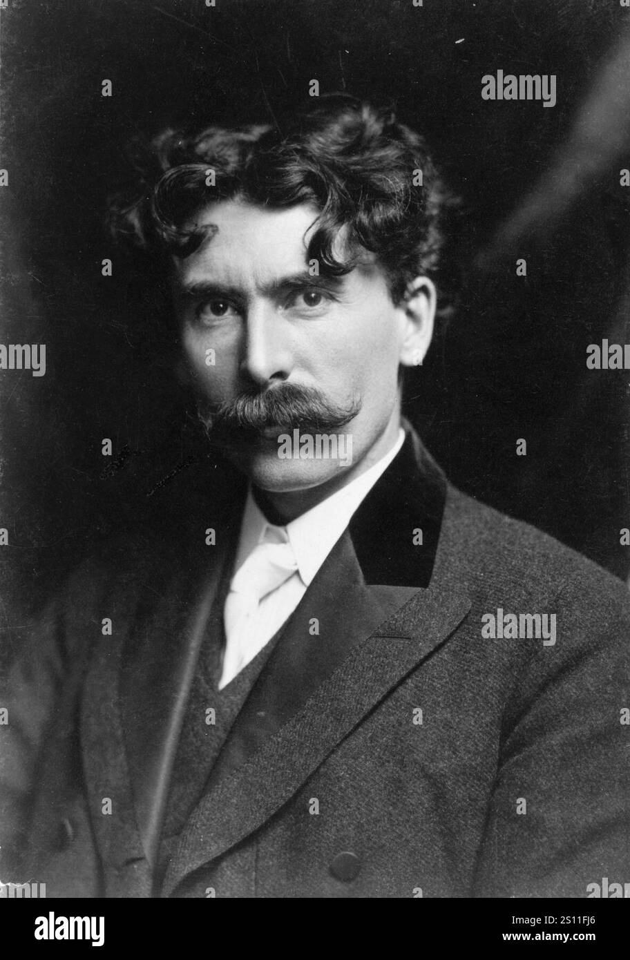 Ernest Thompson Seton, head-and-shoulders portrait, facing slightly ...