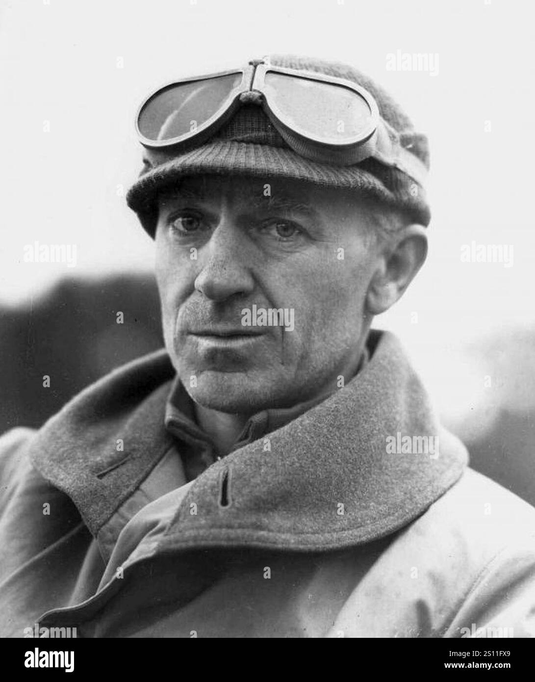 Ernie Pyle - US Army photo at Anzio, 1944 Stock Photo - Alamy
