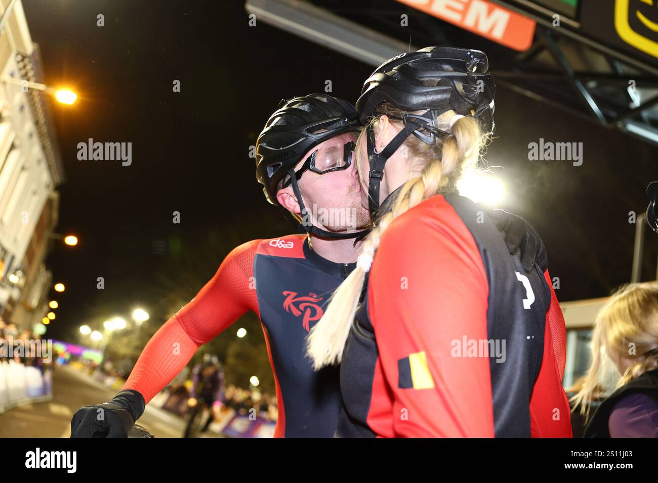 Diegem, Belgium. 30th Dec, 2024. Riders kiss at the 'Turbo Cross' relay ...