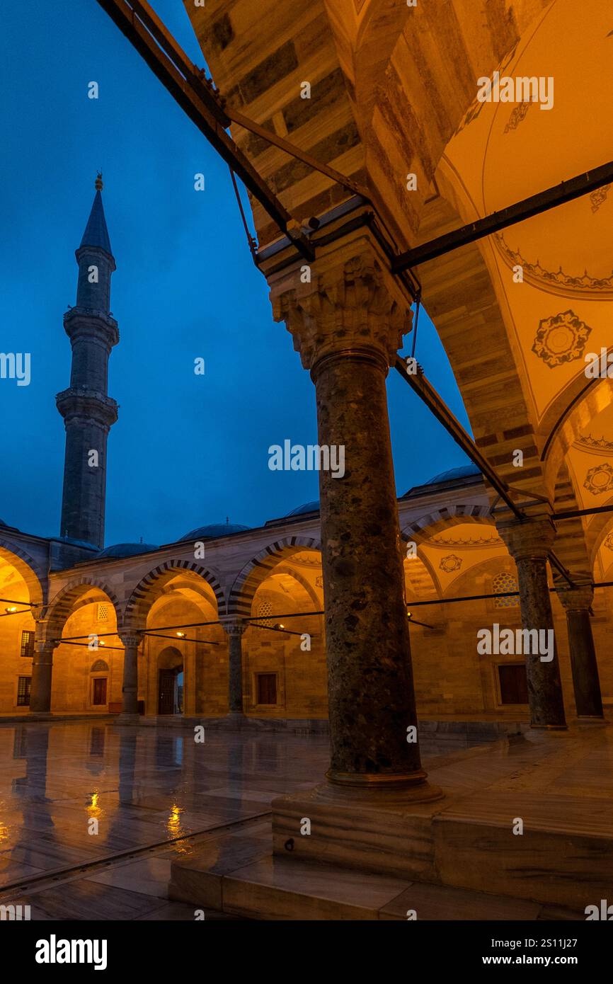 Fatih Mosque. Courtyard of Fatih Mosque at night. Ramadan background ...