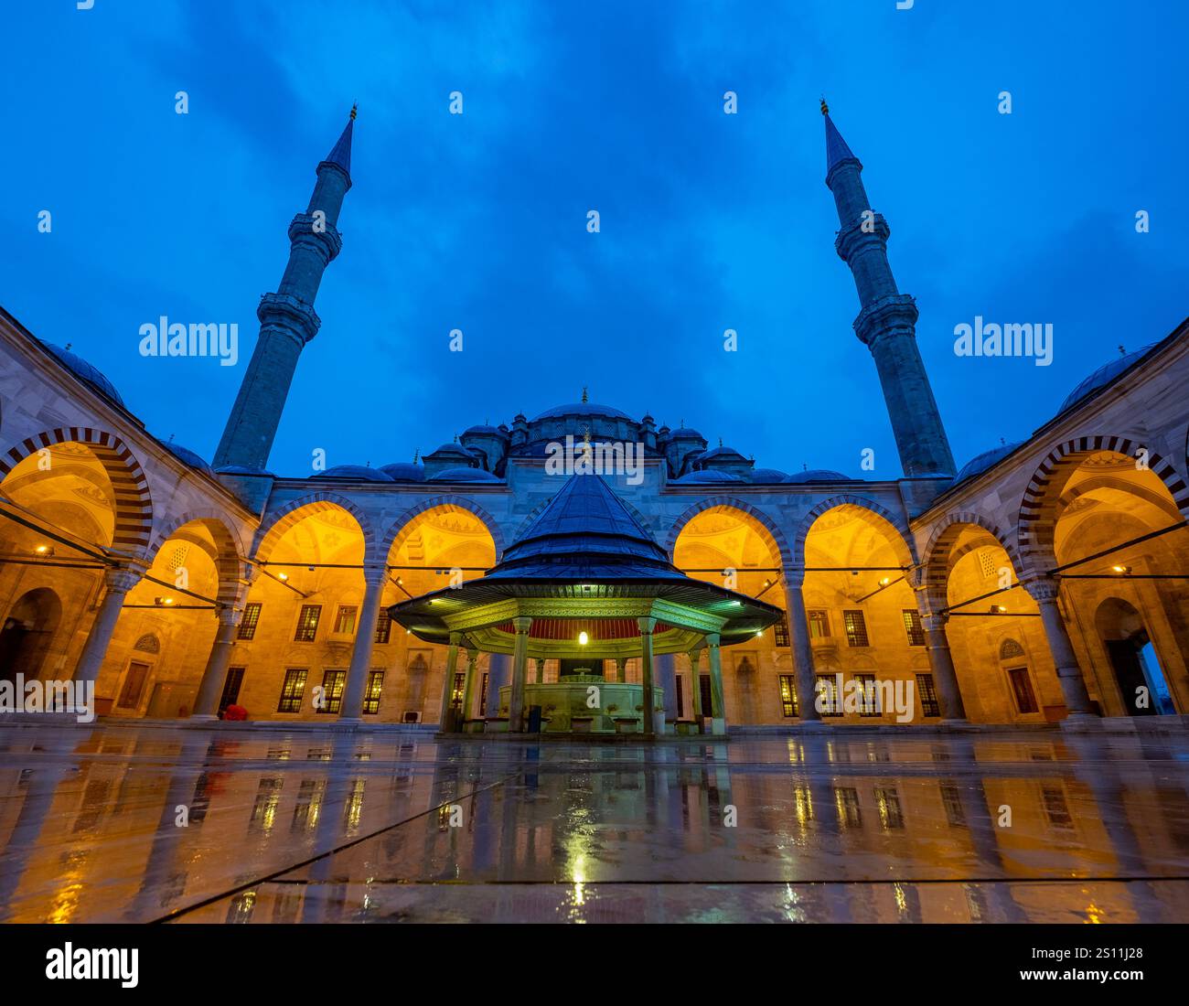 Fatih Mosque. Courtyard of Fatih Mosque at night. Ramadan background ...