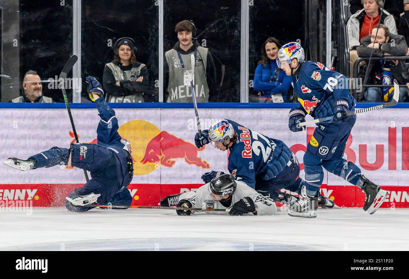 Muenchen, Deutschland. 30th Dec, 2024. Emil Johansson (EHC Red Bull ...