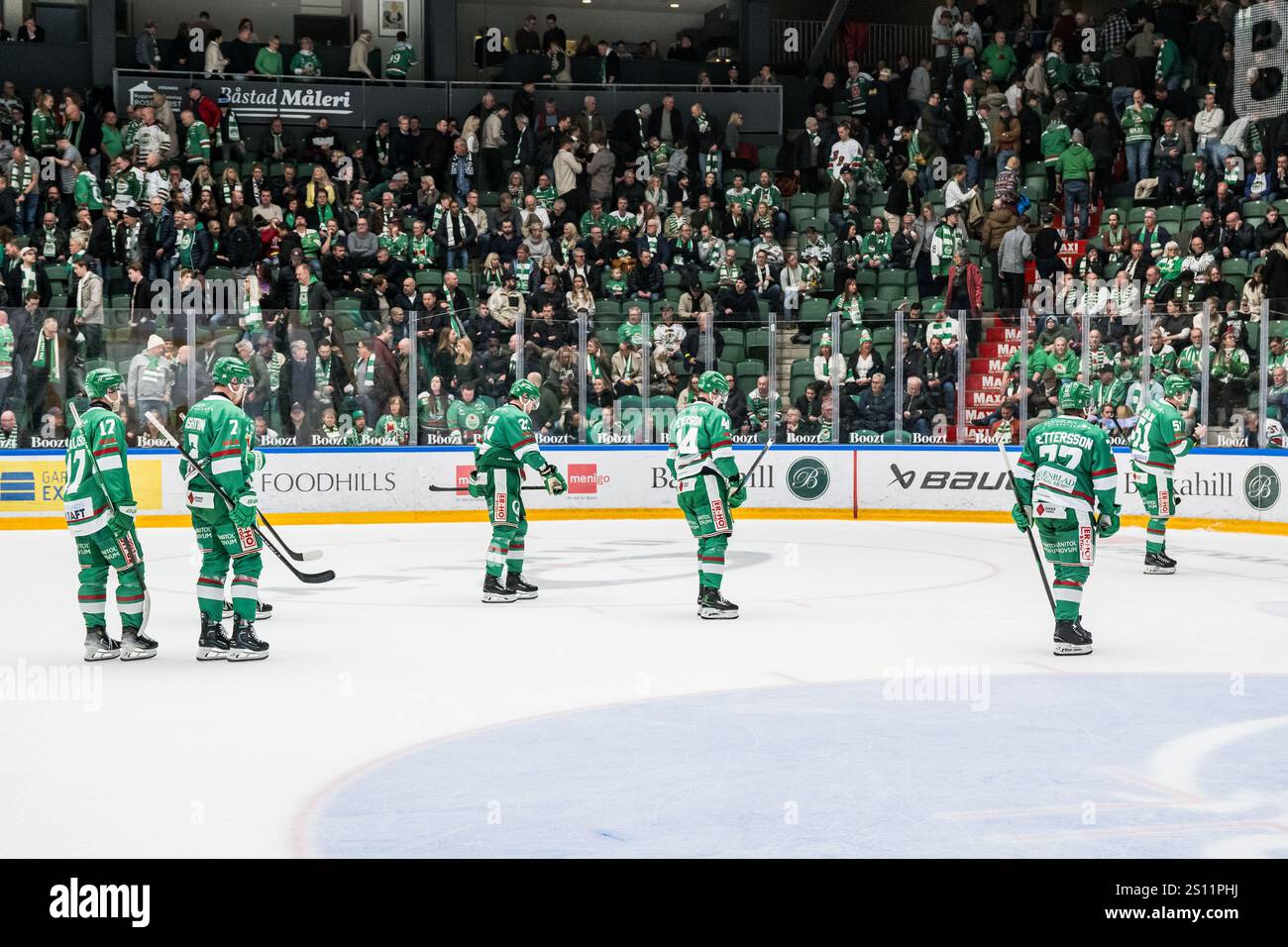 241230 Rögle spelarna deppar under ishockeymatchen i SHL mellan Rögle och Leksand den 30 ...