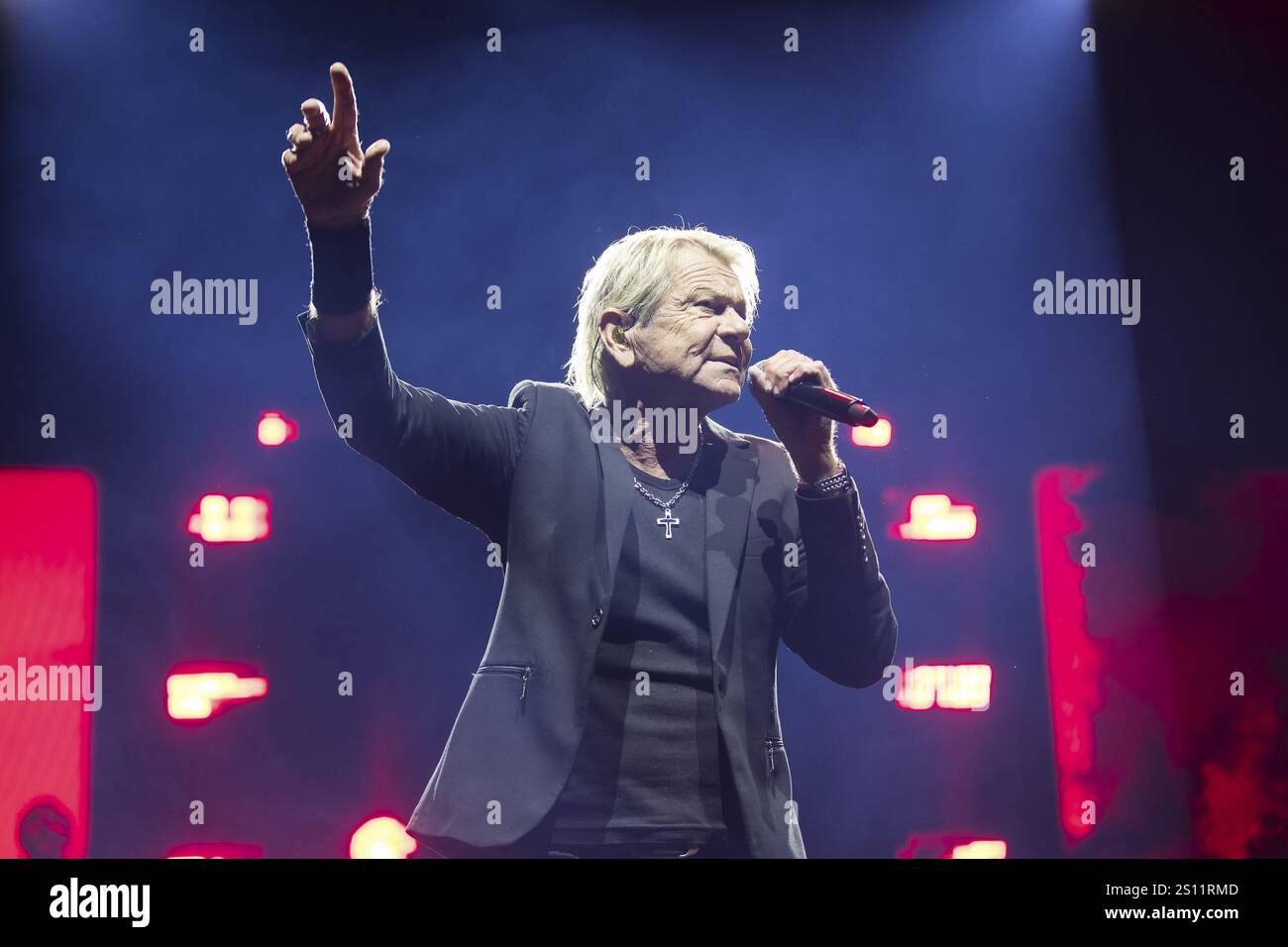 Matthias Reim live on ..und ploetzlich bist du Kult! Tour in the Berlin ...