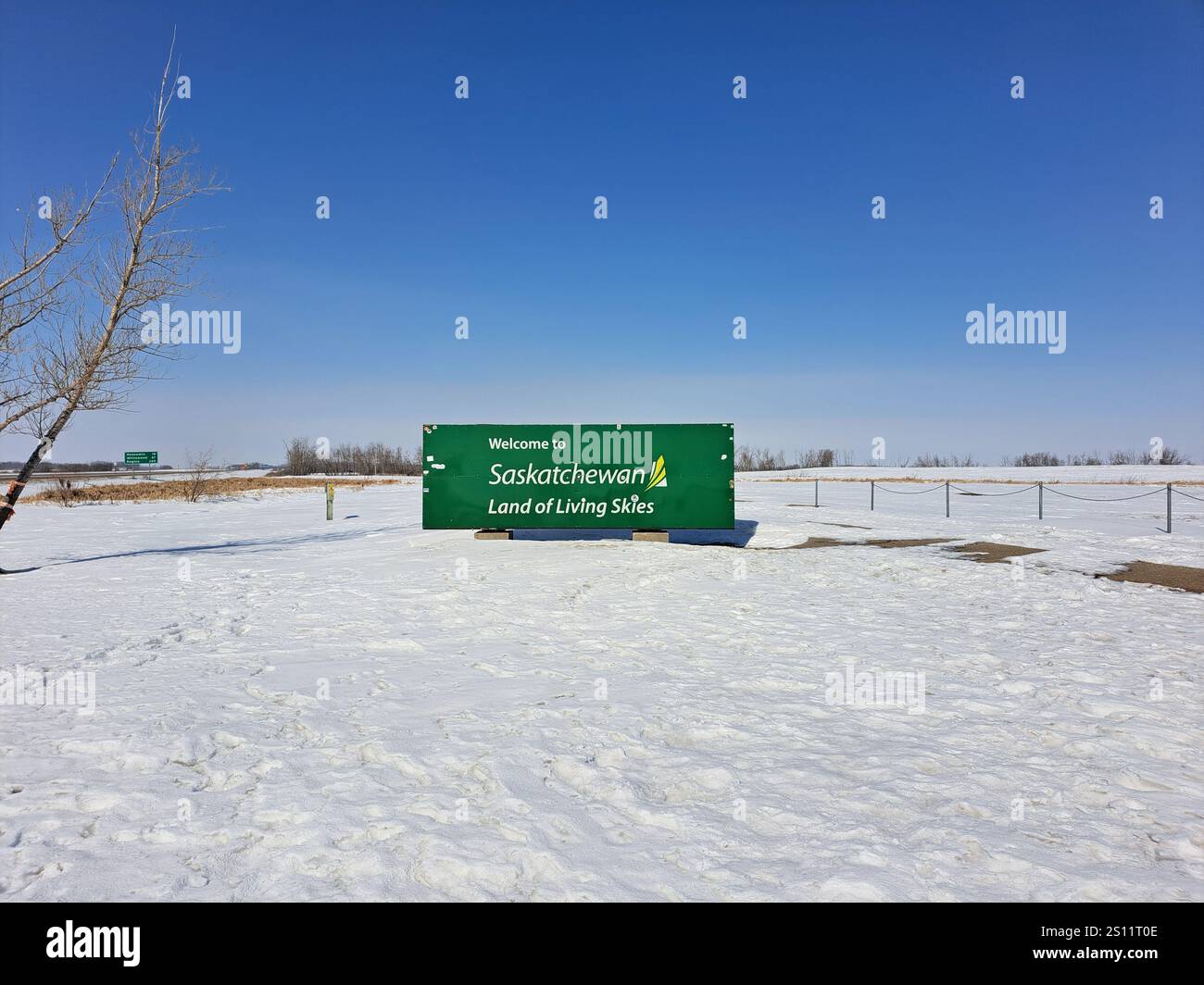 Agriculture fields on border hi-res stock photography and images - Alamy