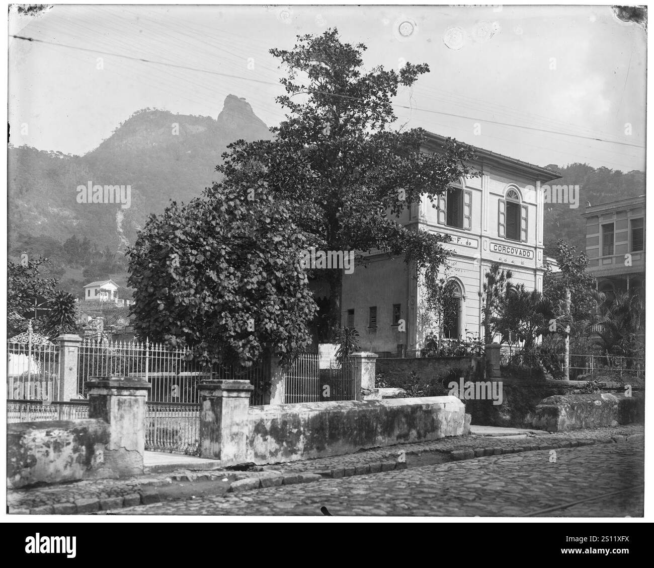 Estação do Cosme Velho, Estrada de Ferro do Corcovado, Km 0 Stock Photo ...