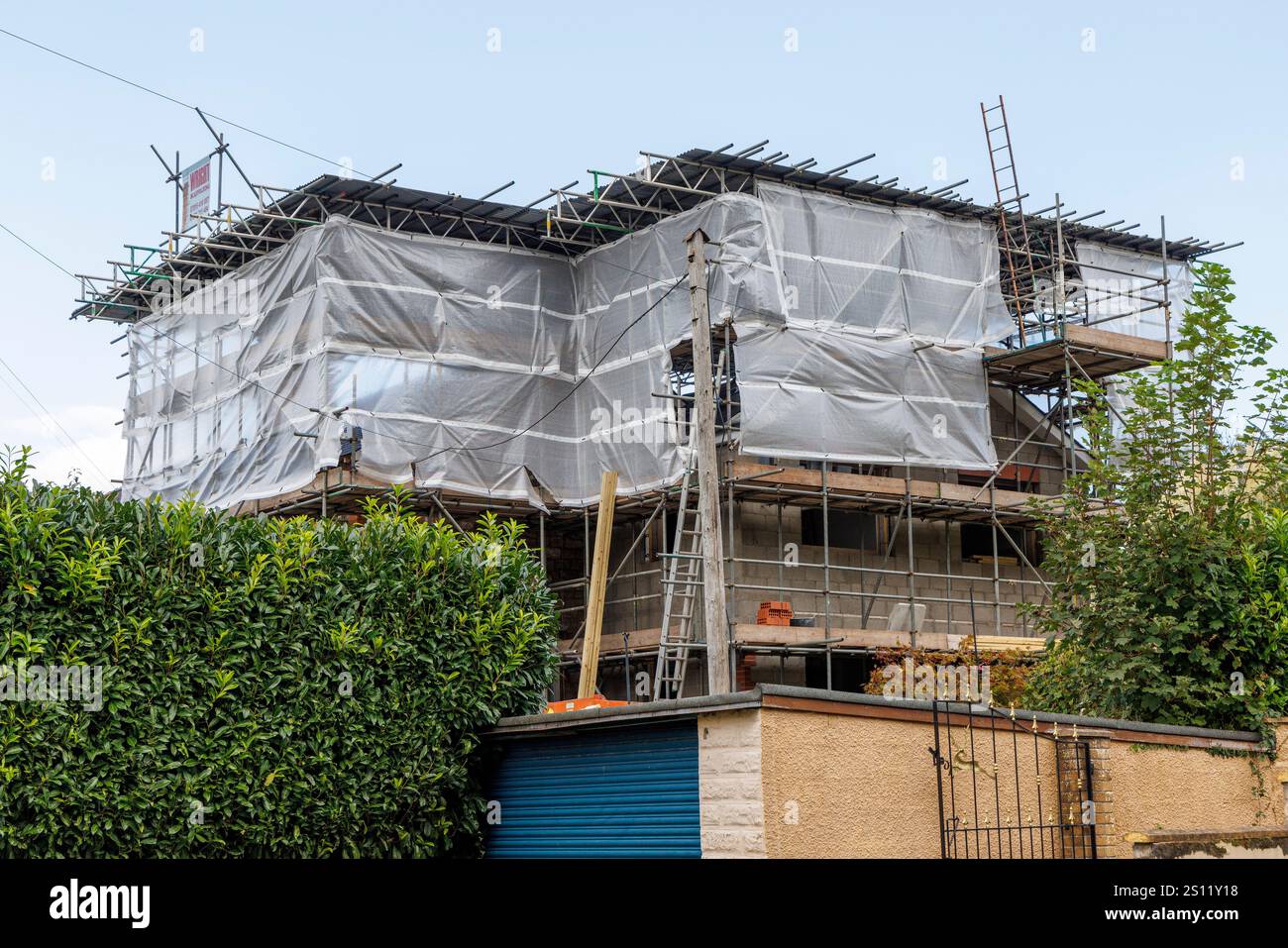 Scaffolding wales uk hi-res stock photography and images - Alamy