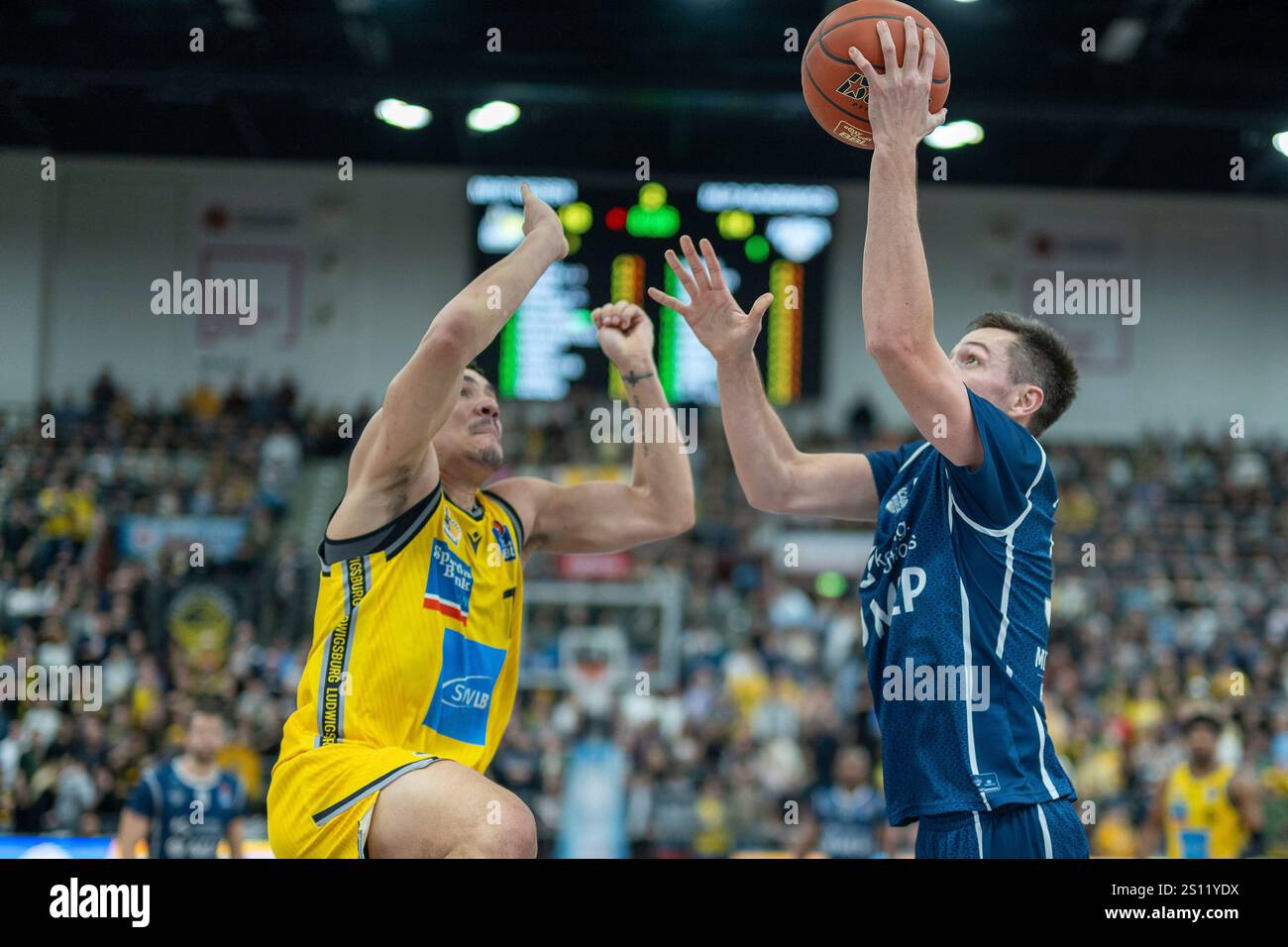 Ludwigsburg, Deutschland. 30th Dec, 2024. Joel Scott (MHP Riesen ...