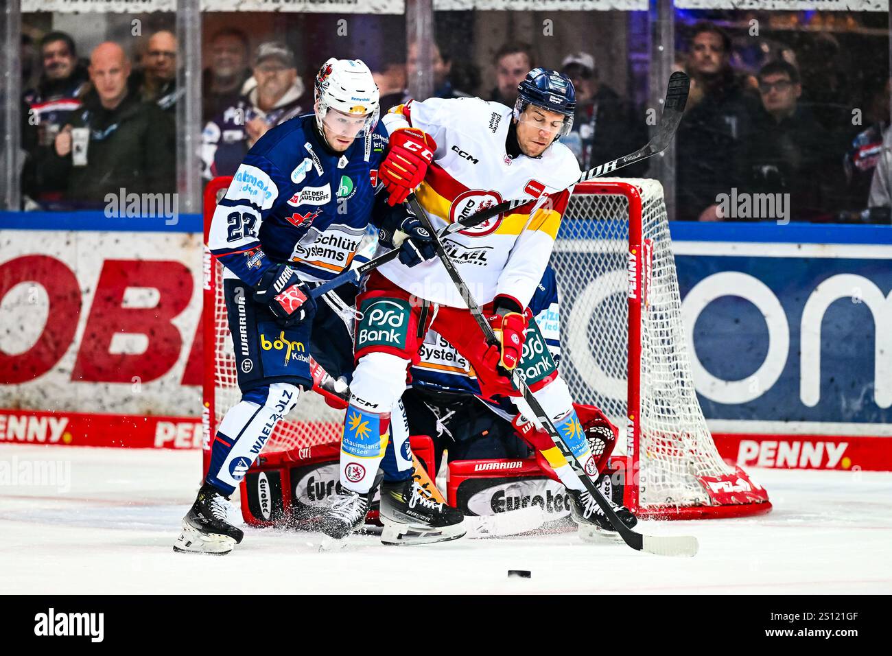 John Broda (Iserlohn Roosters, #22) Tyler Gaudet (Duesseldorfer EG, #93 ...