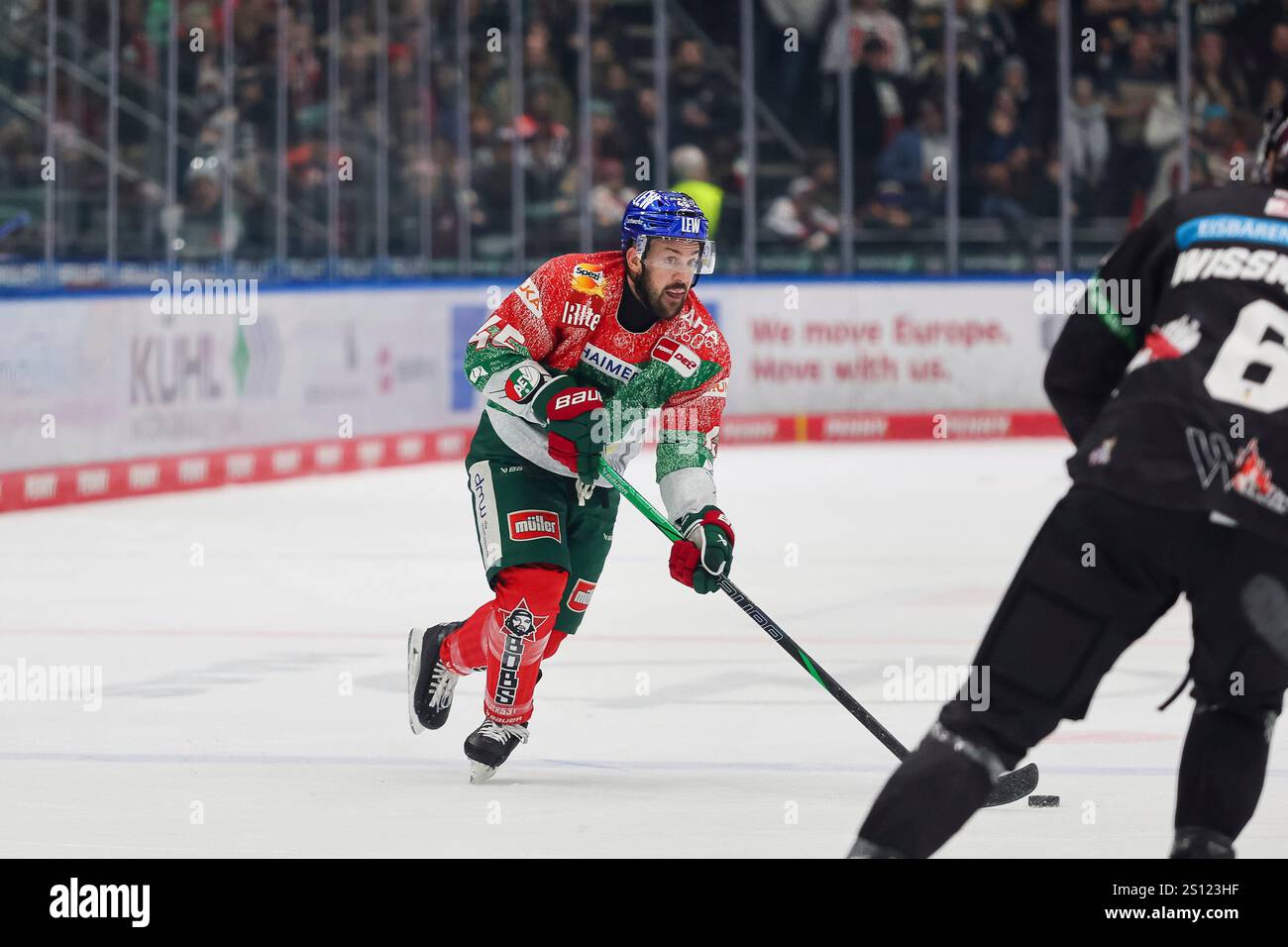 Augsburg, Deutschland. 30th Dec, 2024. Jason Bast (Augsburg Panther ...