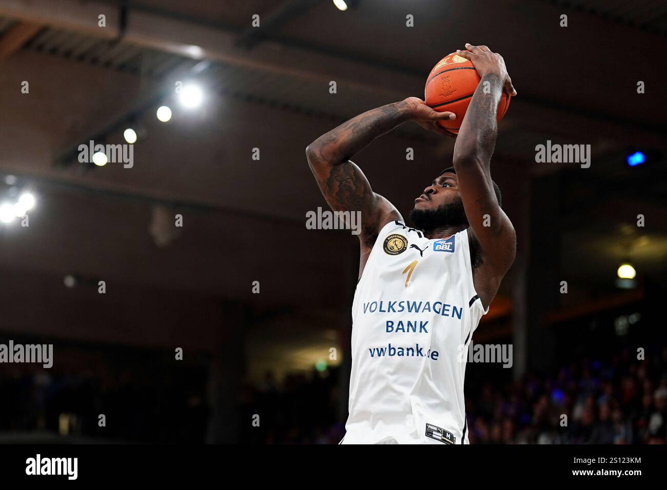 Hamburg, Deutschland. 30th Dec, 2024. TJ Crockett (Basketball Loewen Braunschweig, #01) beim ...
