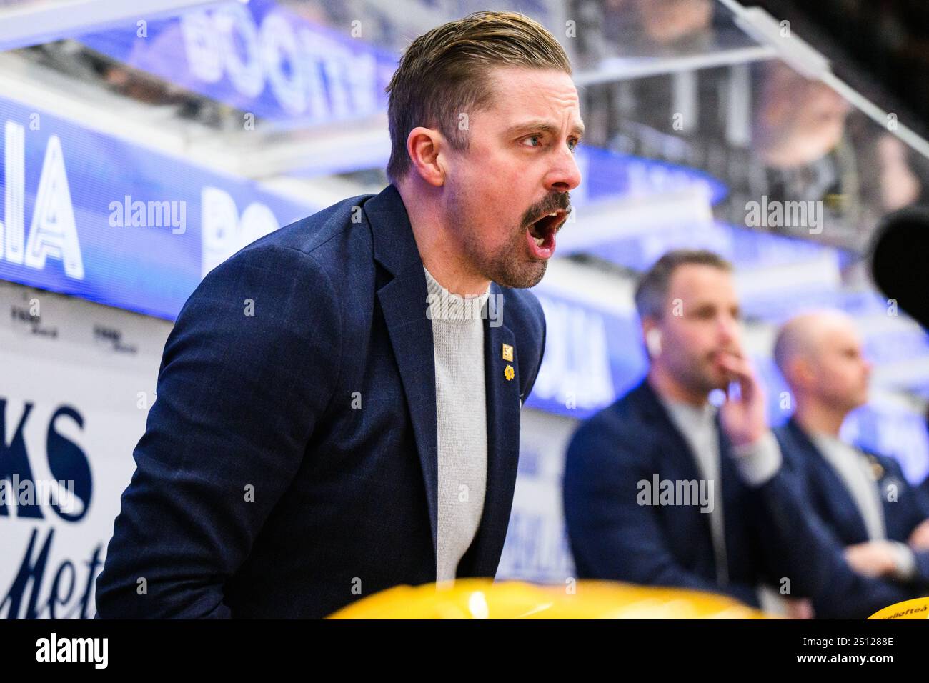 241230 Skellefteås tränare Pierre Johnsson under ishockeymatchen i SHL ...