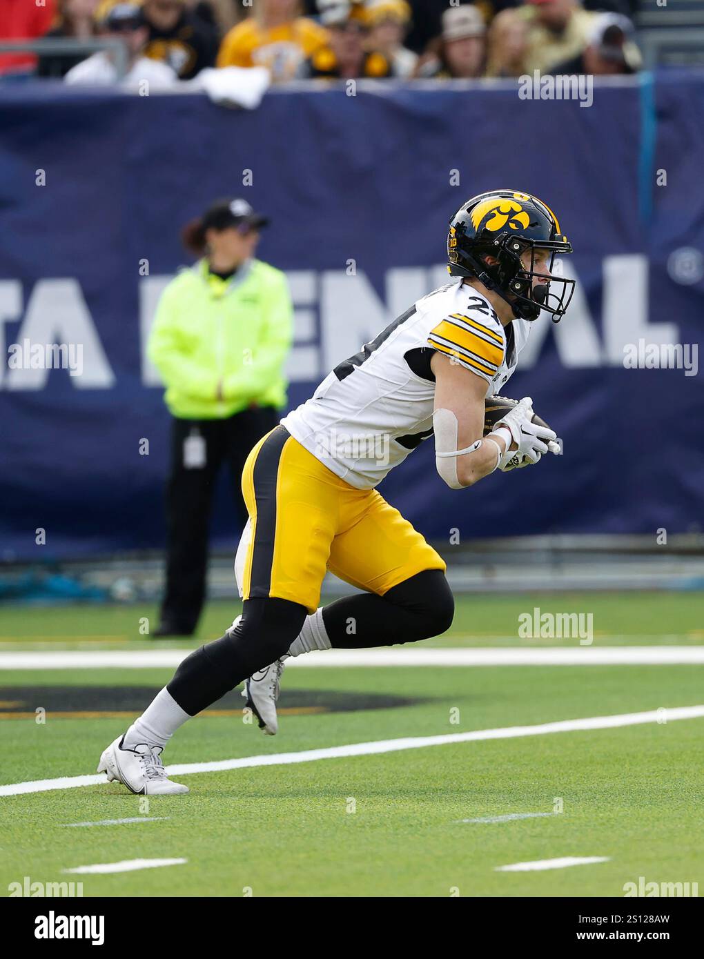 Nashville, TN, USA. 30th Dec, 2024. Iowa Hawkeyes WR #21 Kaden Wetjen ...
