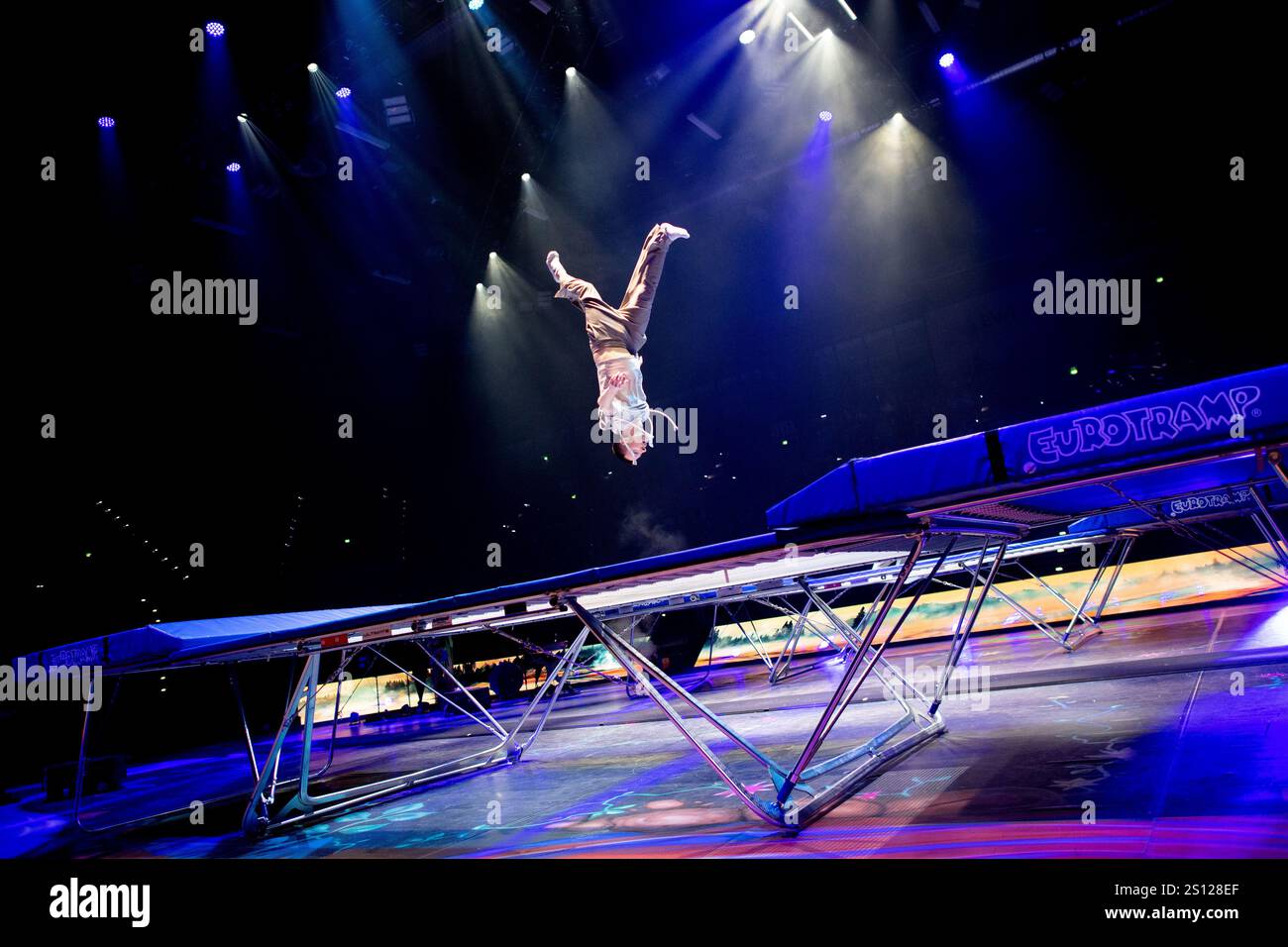 Oldenburg, Germany. 30th Dec, 2024. A member of the "Faceoff" artistic ...