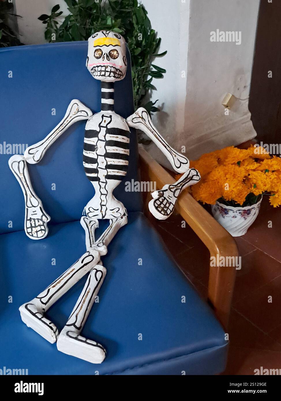 Altar of the dead, Mexican tradition of the Day of the Dead, food ...