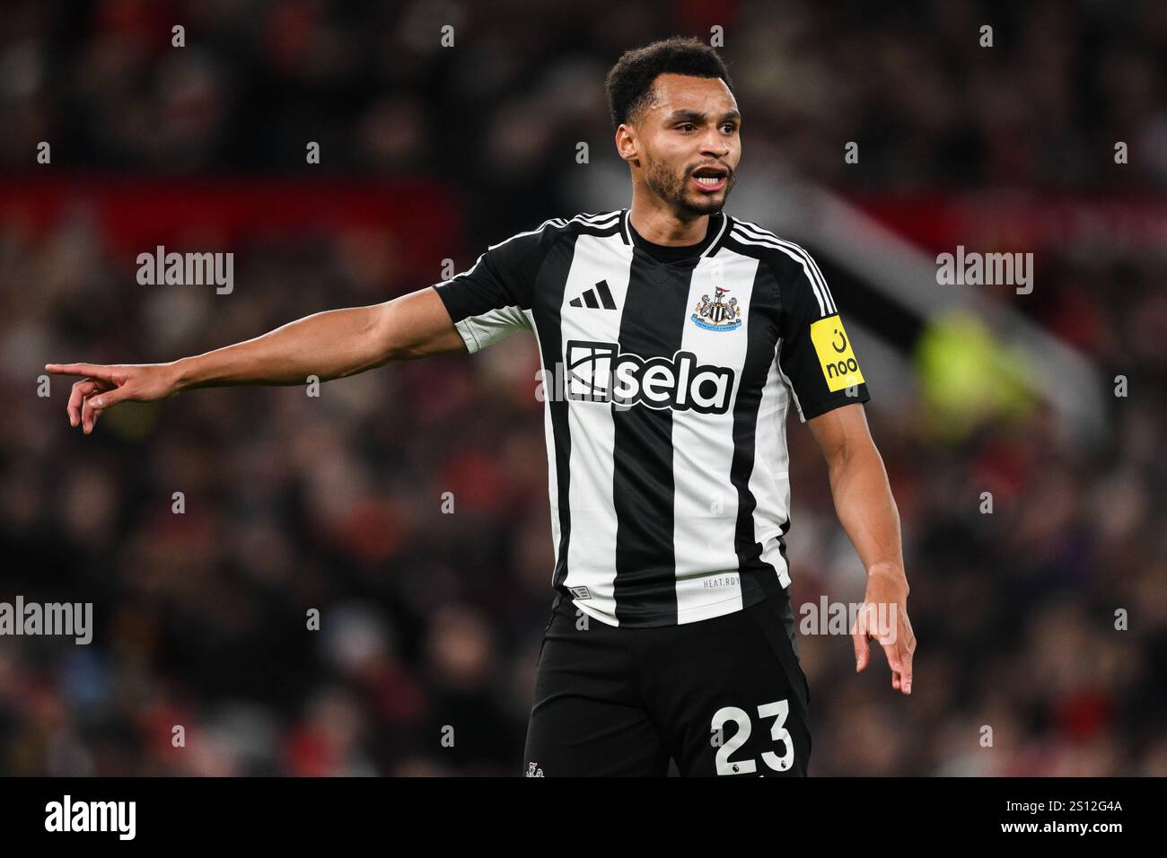 Jacob Murphy of Newcastle United gives his teammates instructions ...