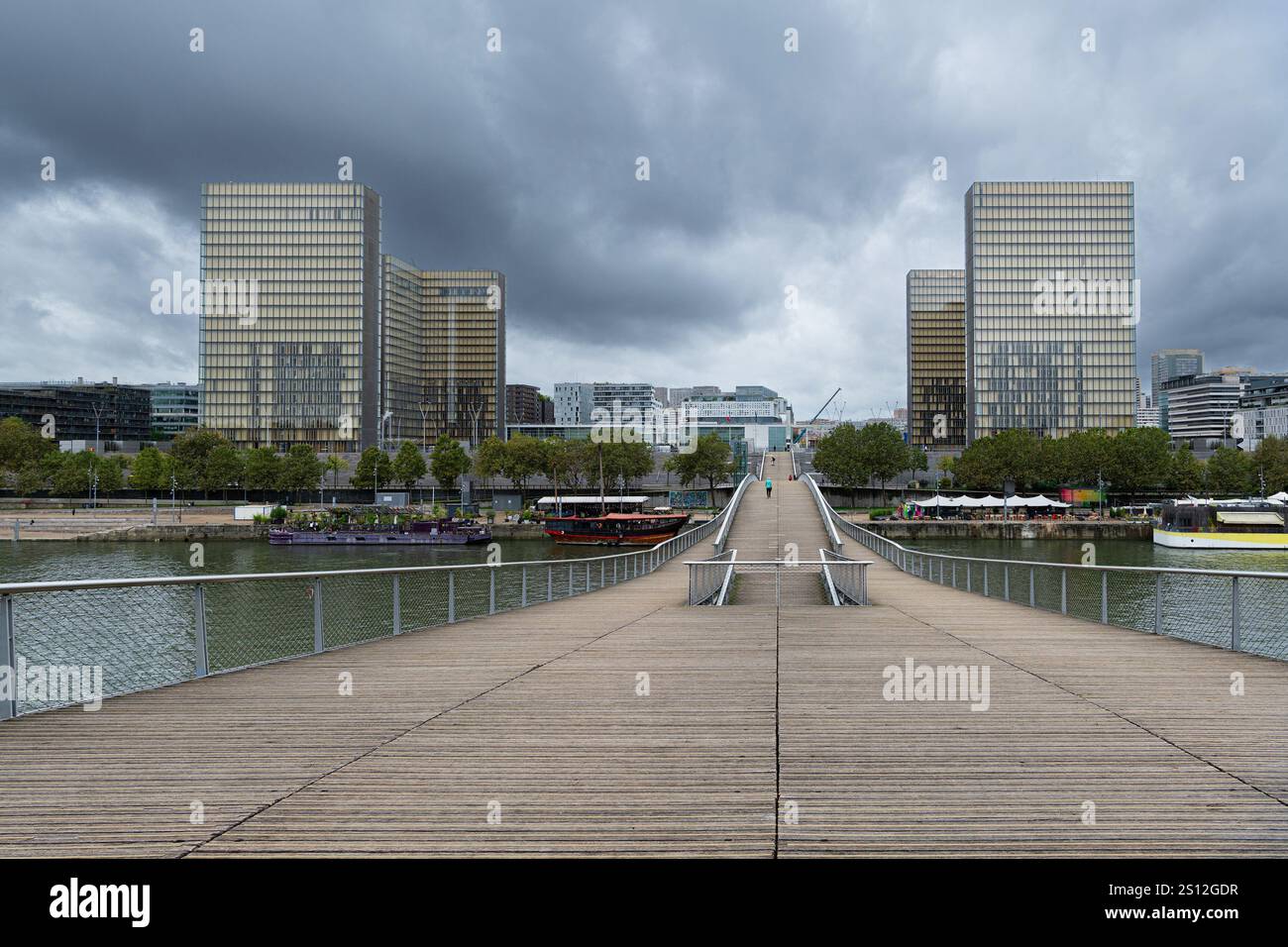 The Bridge Passerelle Simone-de-Beauvoir and the National Library of ...