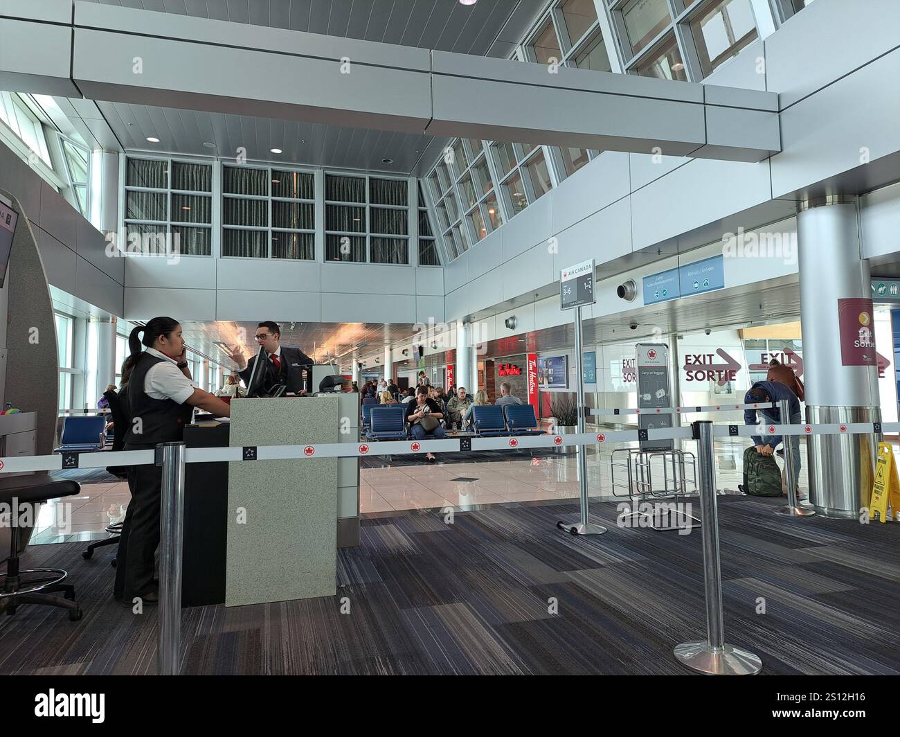 Waiting area inside Terminal 1 Pearson International Airport in ...