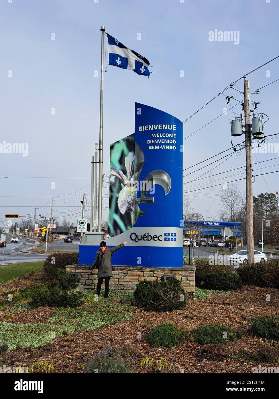 Welcome to the province of Quebec on the Quebec/Ontario border in ...