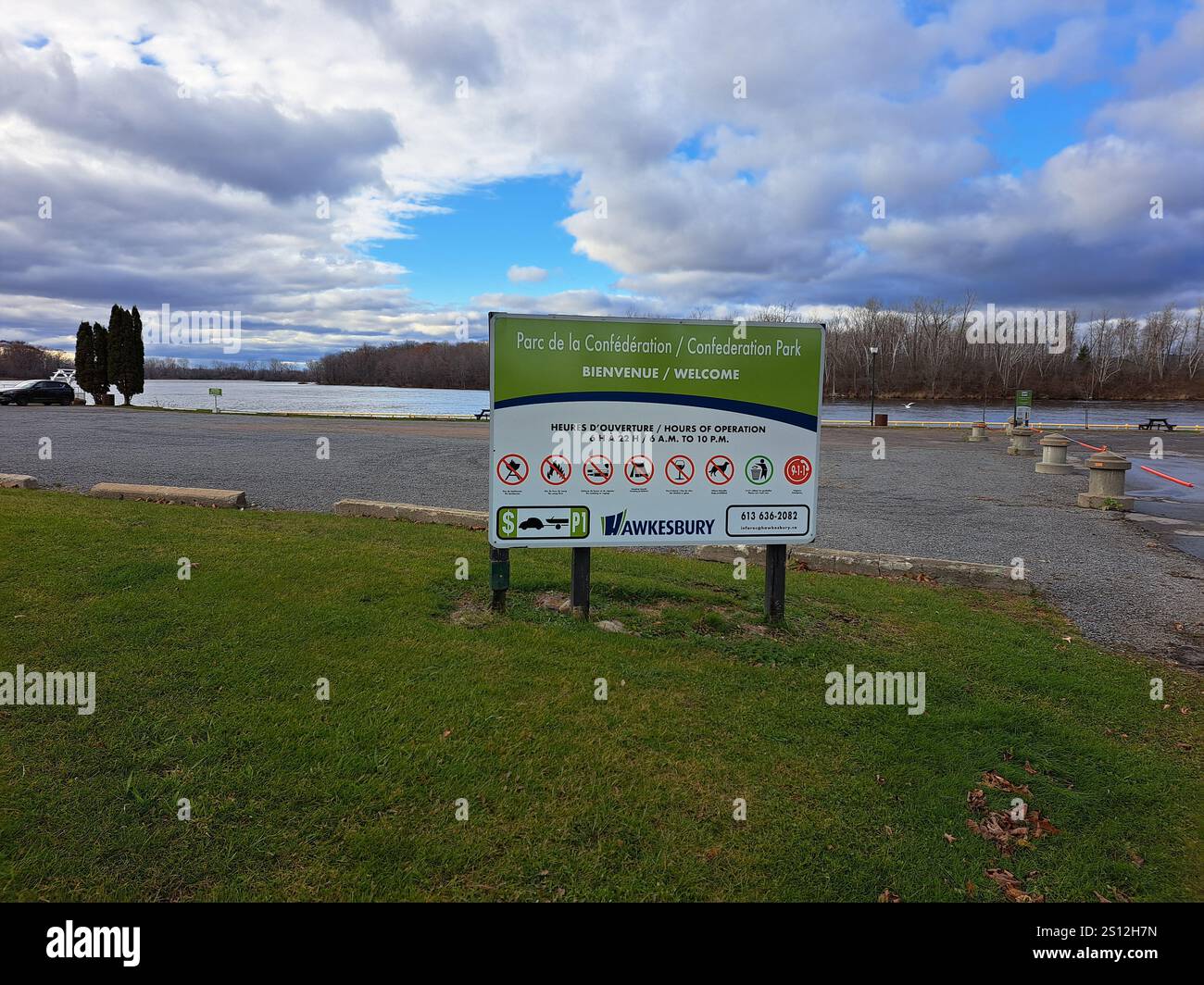 Welcome to Confederation Park sign in Hawkesbury, Ontario, Canada Stock ...
