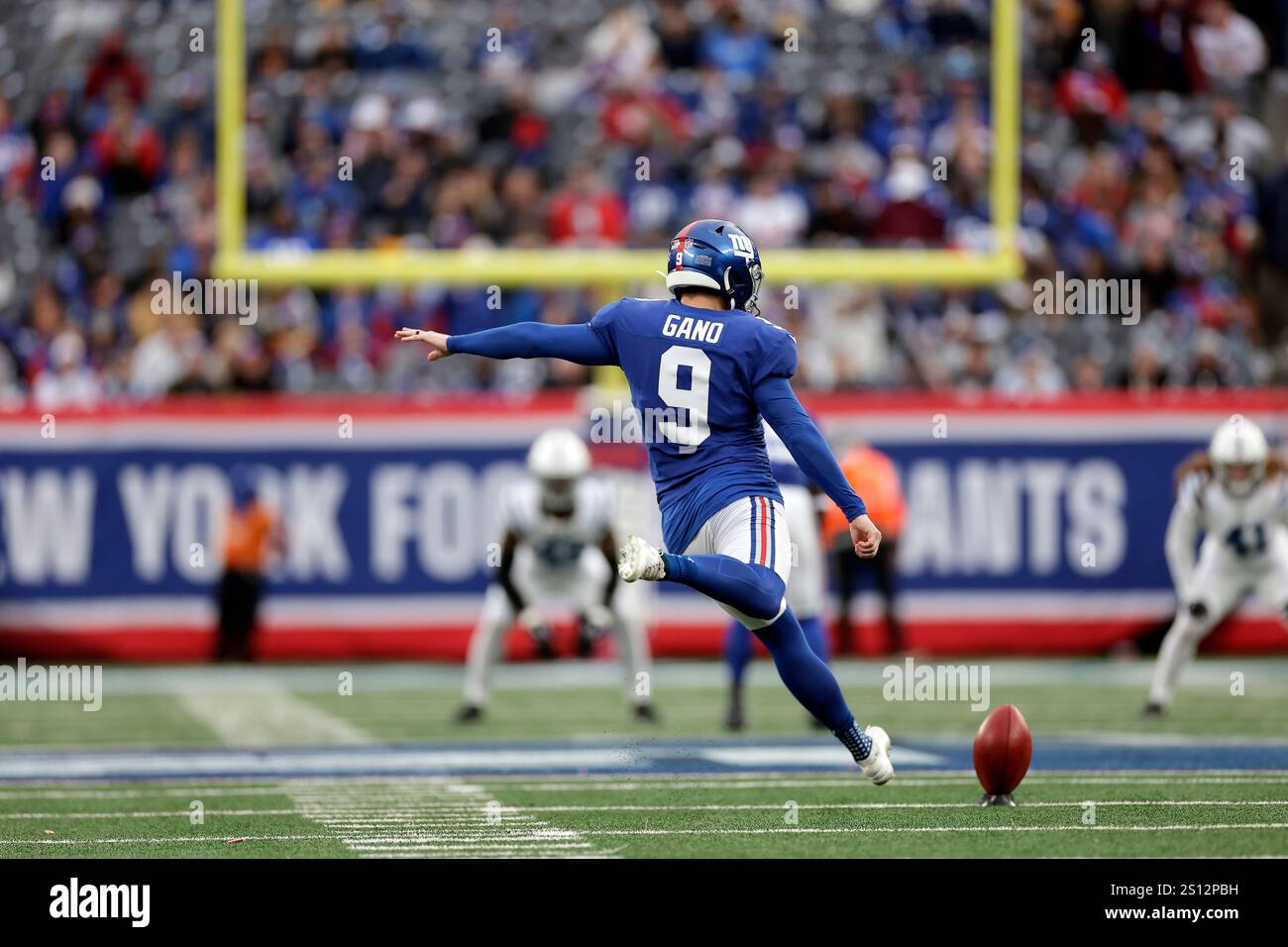 New York Giants place kicker Graham Gano (9) kicks off during an NFL ...