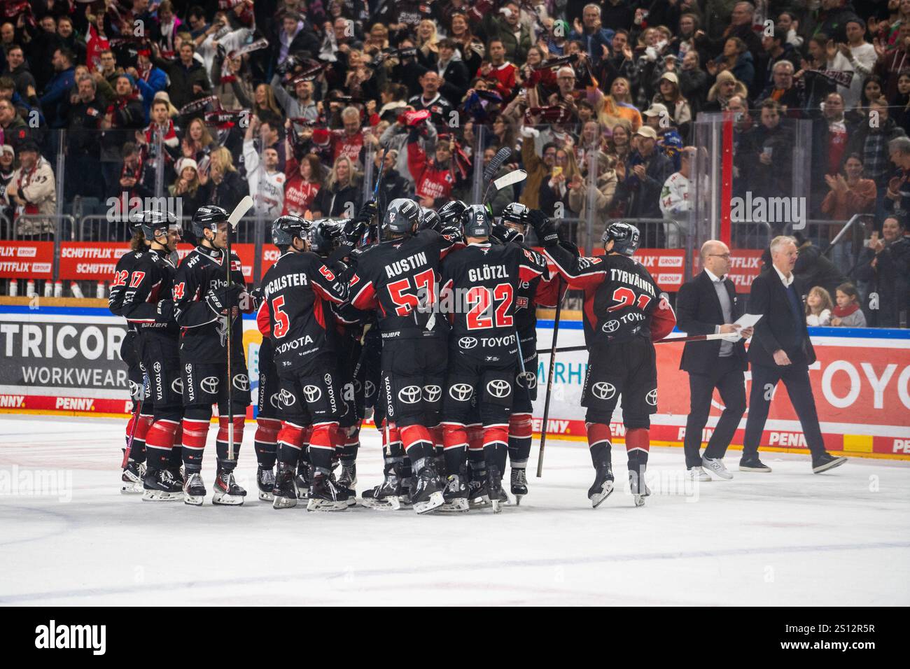 Cologne sharks vs frankfurt lions hi-res stock photography and images ...