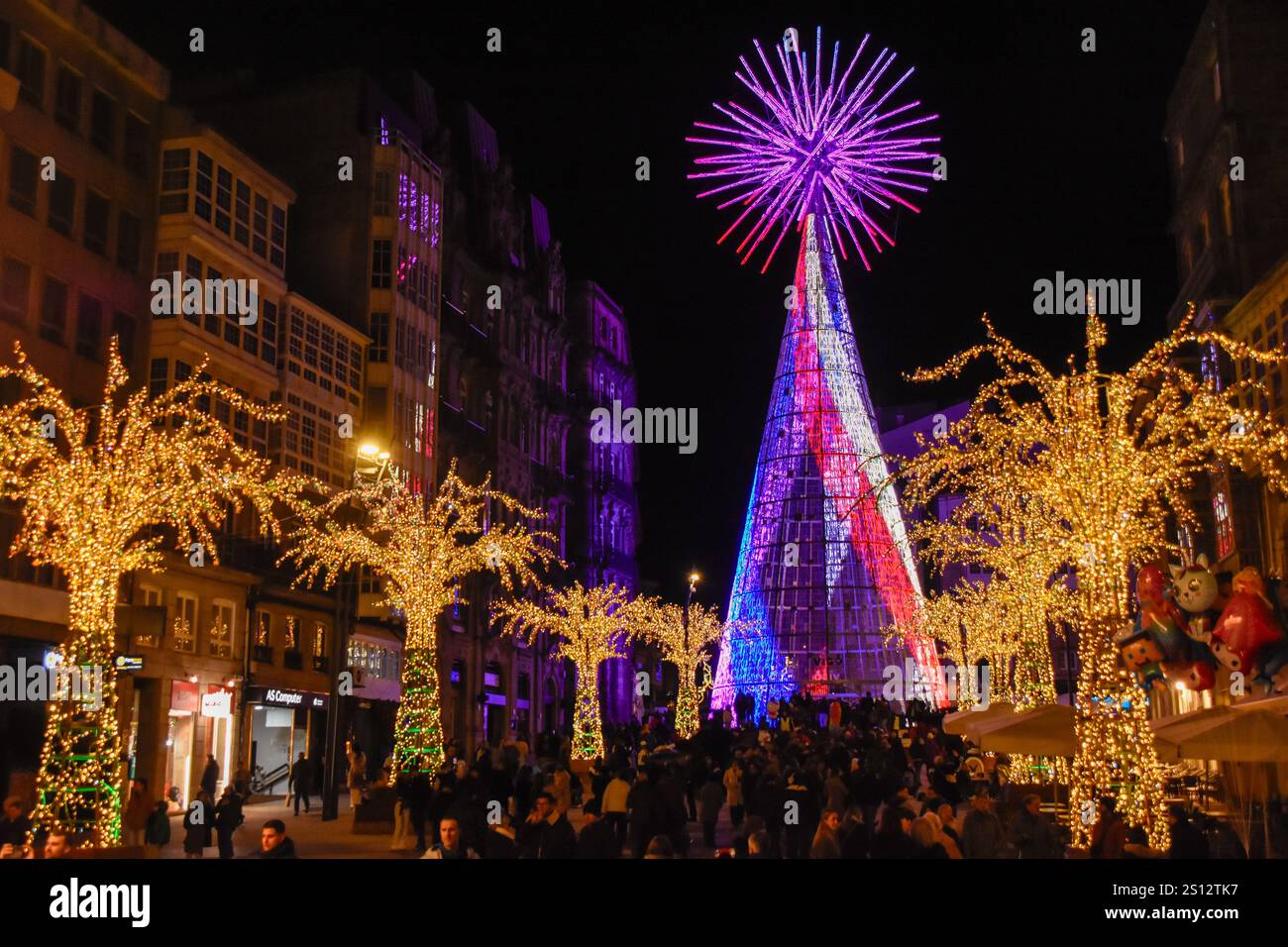 Vigo, Galicia, SPAIN. 30th Dec, 2024. Once again, the traditional ...