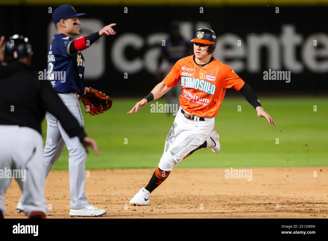 HERMOSILLO, MEXICO - DECEMBER 28: Jose Cardona of Naranjeros de ...