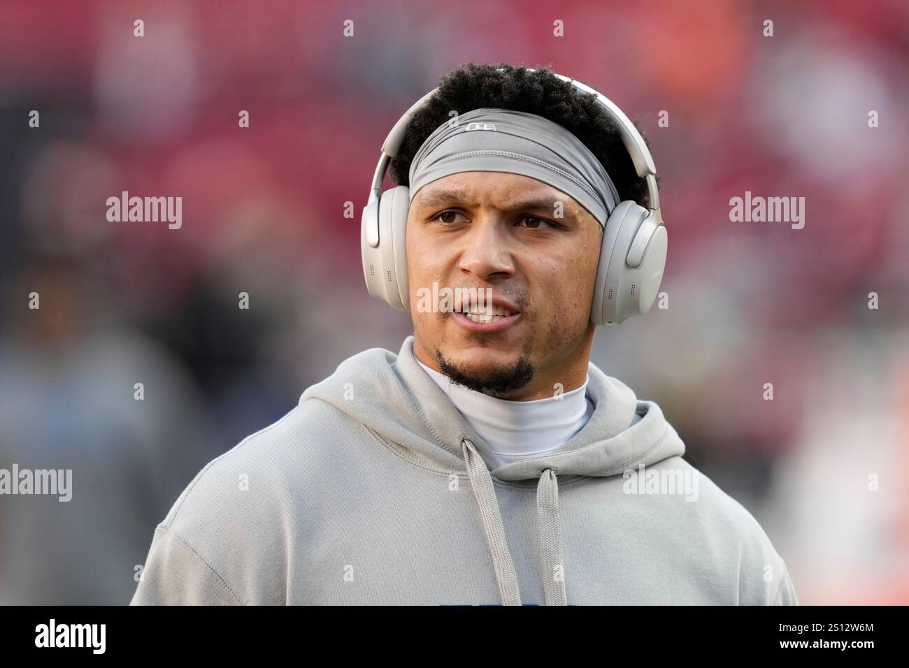 Detroit Lions running back Craig Reynolds warms up before an NFL ...