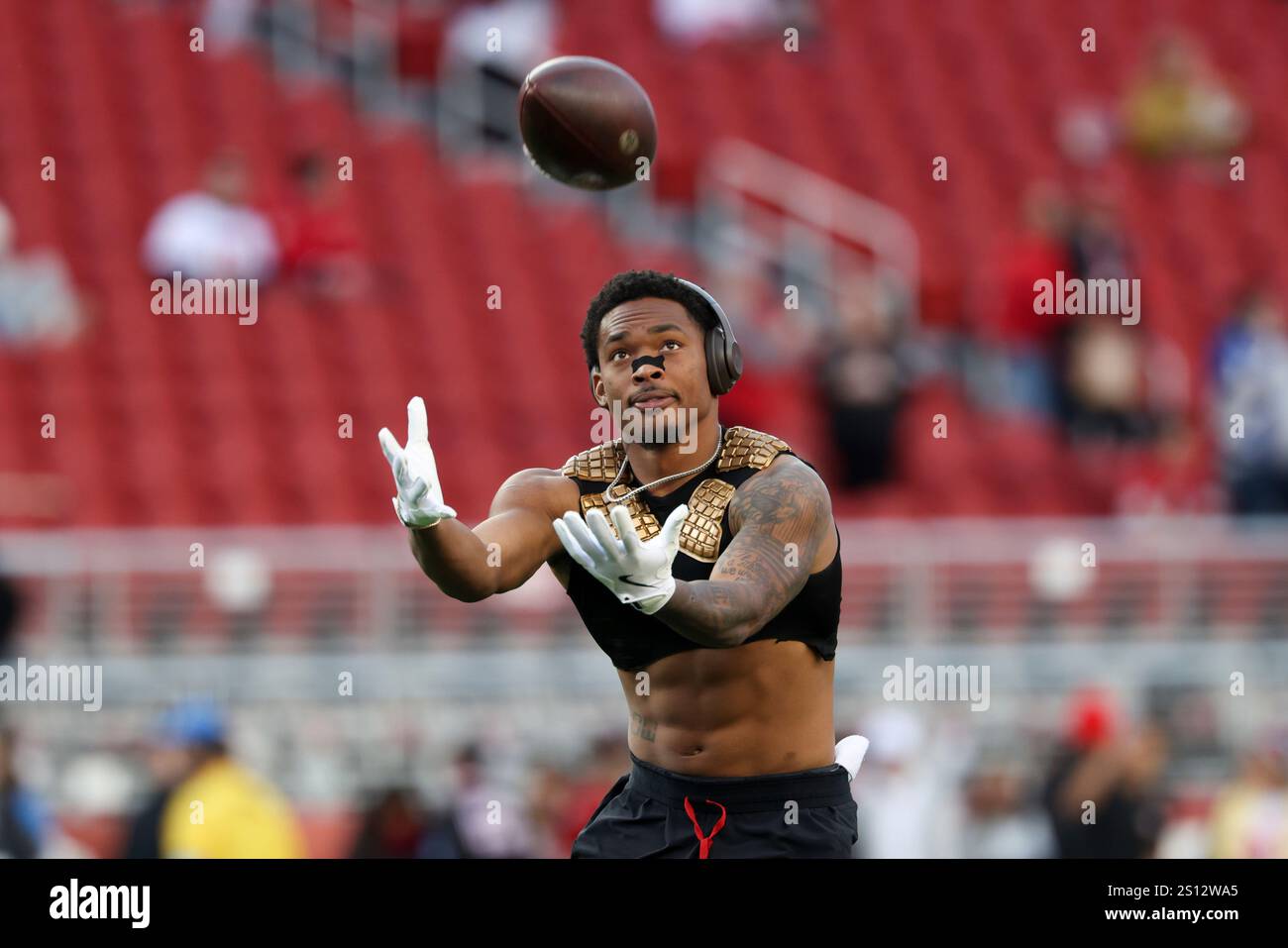 San Francisco 49ers cornerback Deommodore Lenoir (2) warms up before an ...
