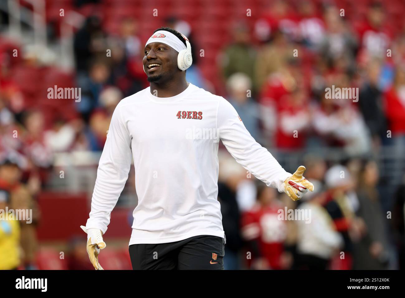 San Francisco 49ers wide receiver Deebo Samuel Sr. (1) warms up before ...
