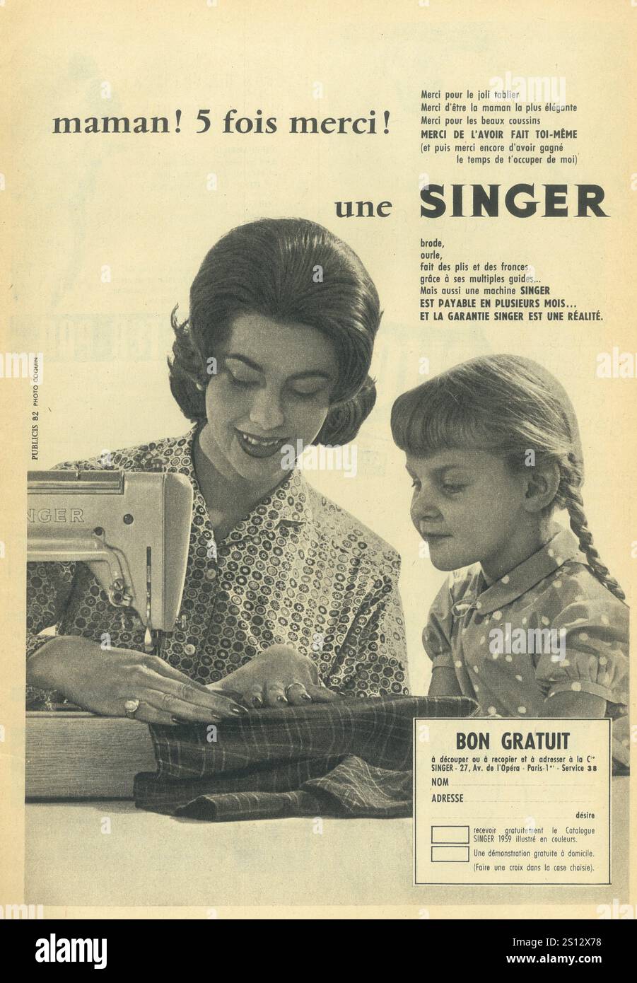 1959 French Singer sewing machine ad Stock Photo - Alamy