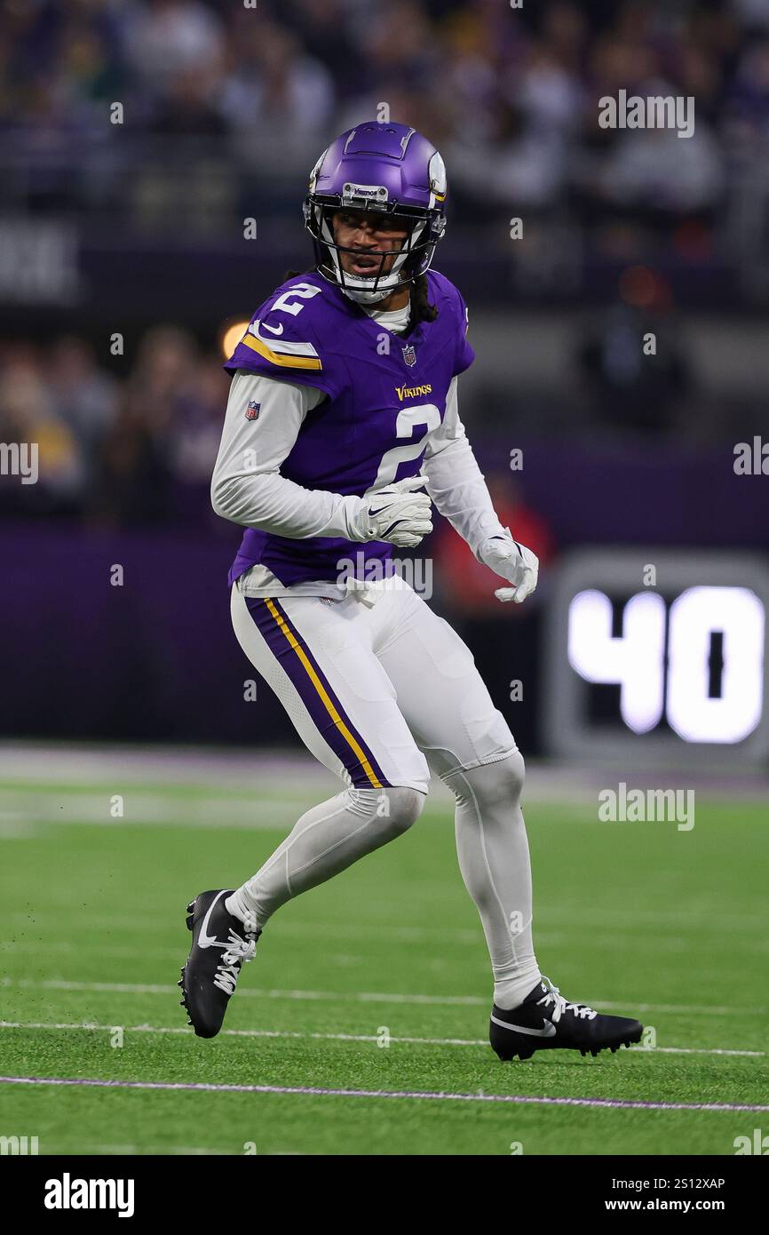Minnesota Vikings cornerback Stephon Gilmore moves across the field ...