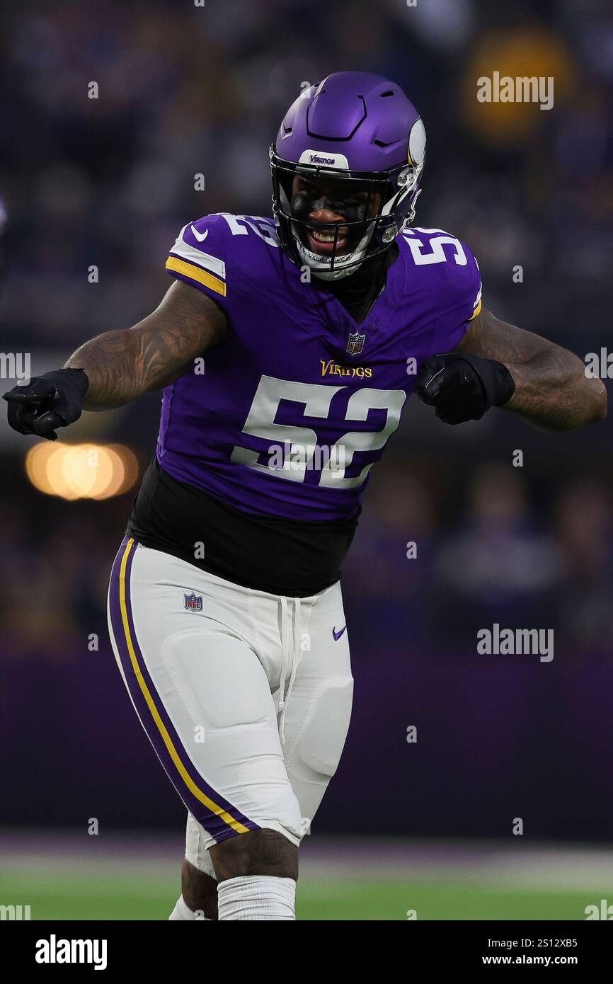Minnesota Vikings linebacker Jihad Ward reacts after a play against the ...