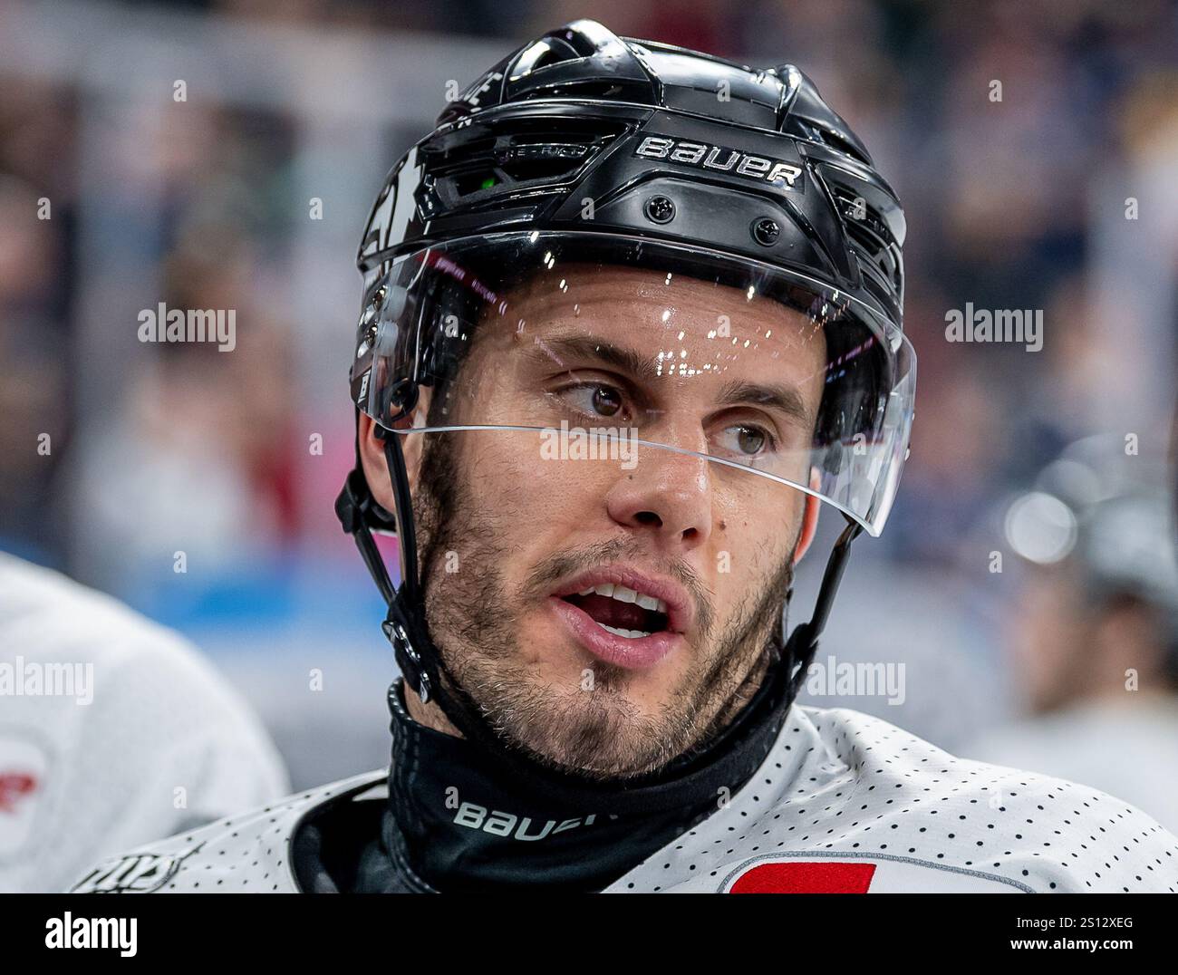 Ryan Button (Grizzlys Wolfsburg, #55) / Portrait / Portraet. GER, EHC ...